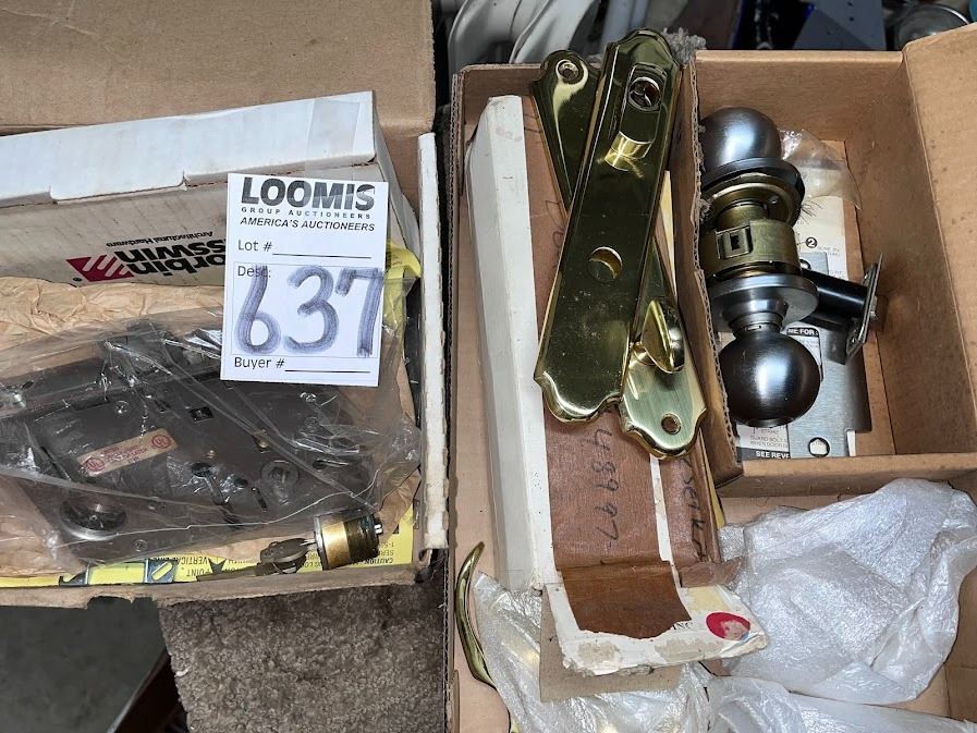 NEW BUNDLE OF ASSORTED DOOR LOCKS