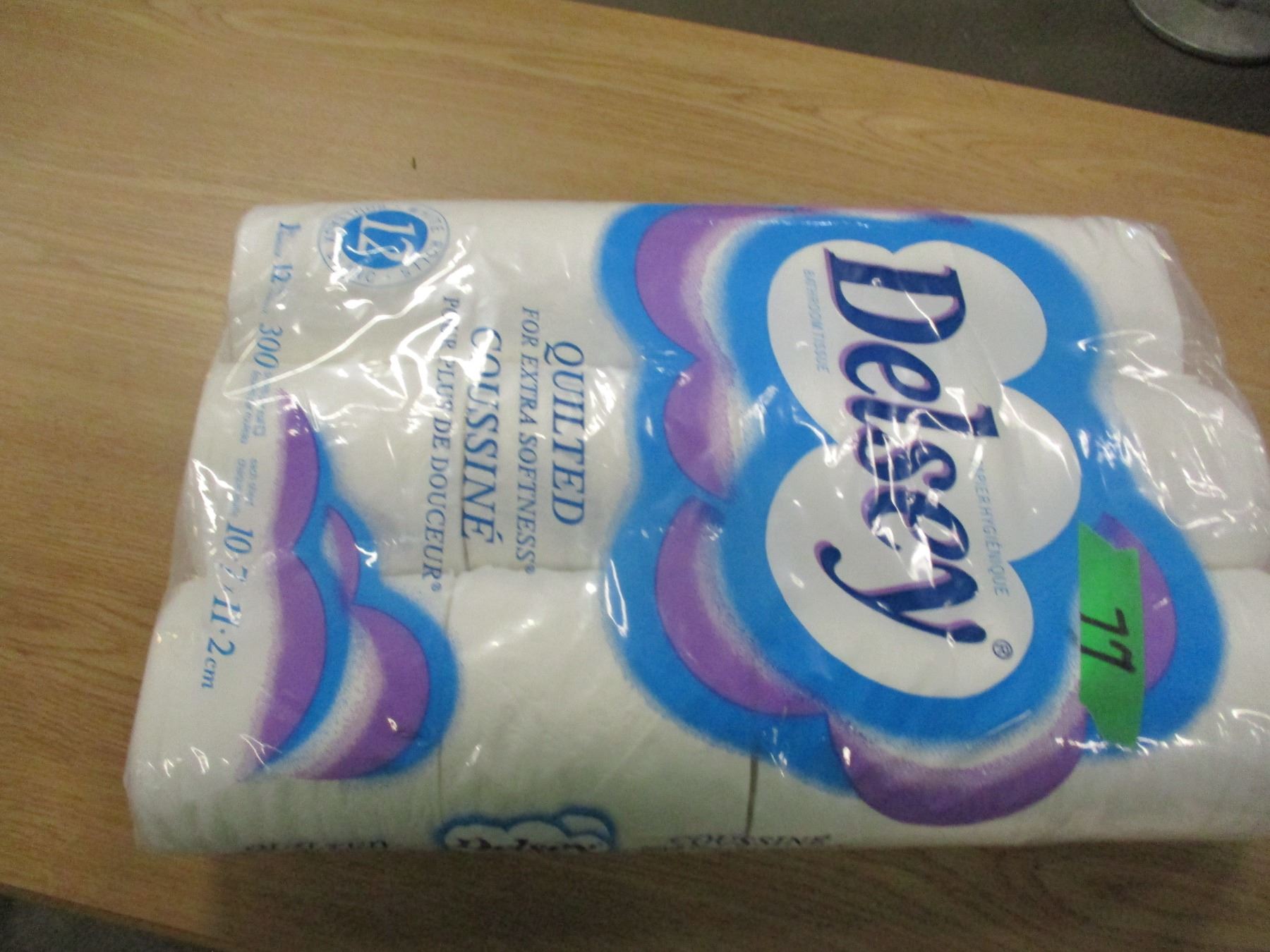 ESTATE: DELSEY TOILET PAPER (12 ROLLS)