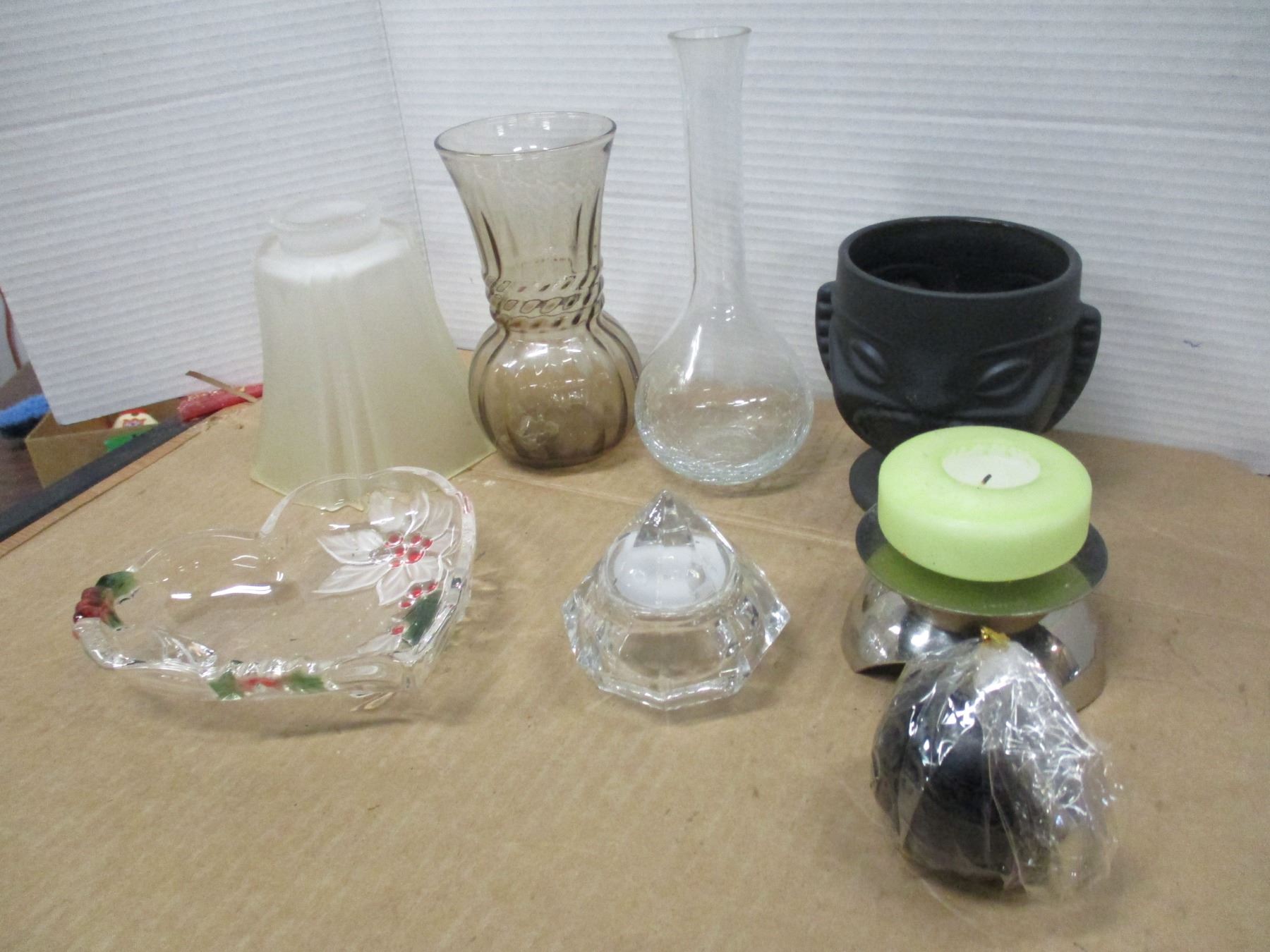 ESTATE: BOX C/W ASSORTED GLASSWARE