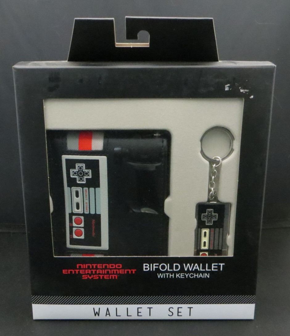 New Nintendo Bi-Fold Wallet & Keychain Set