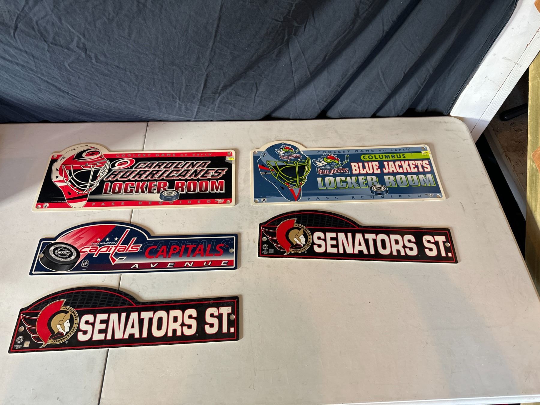 5 Assorted Team Signs