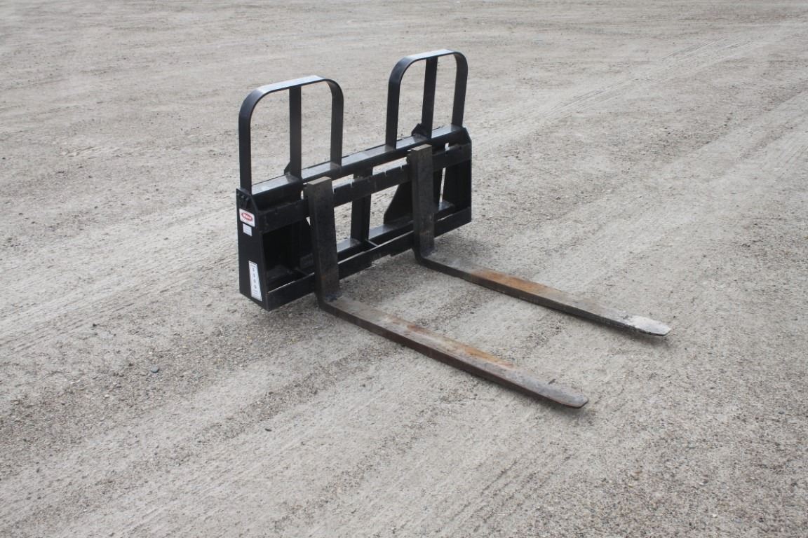 Walco 5500Lb pallet forks, 48" tines, SS hookup, New and Unused