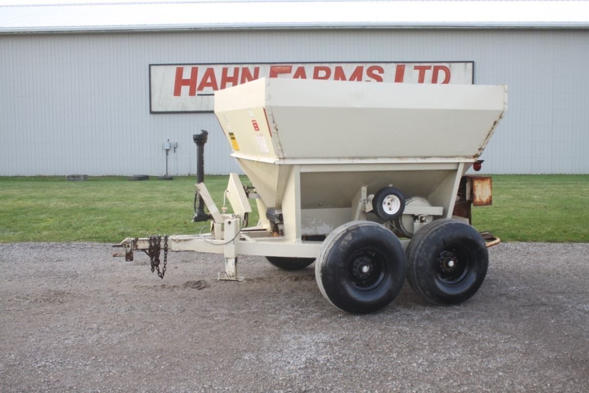 Tyler tandem axle fertilizer spreader, aluminum box. Pto drive