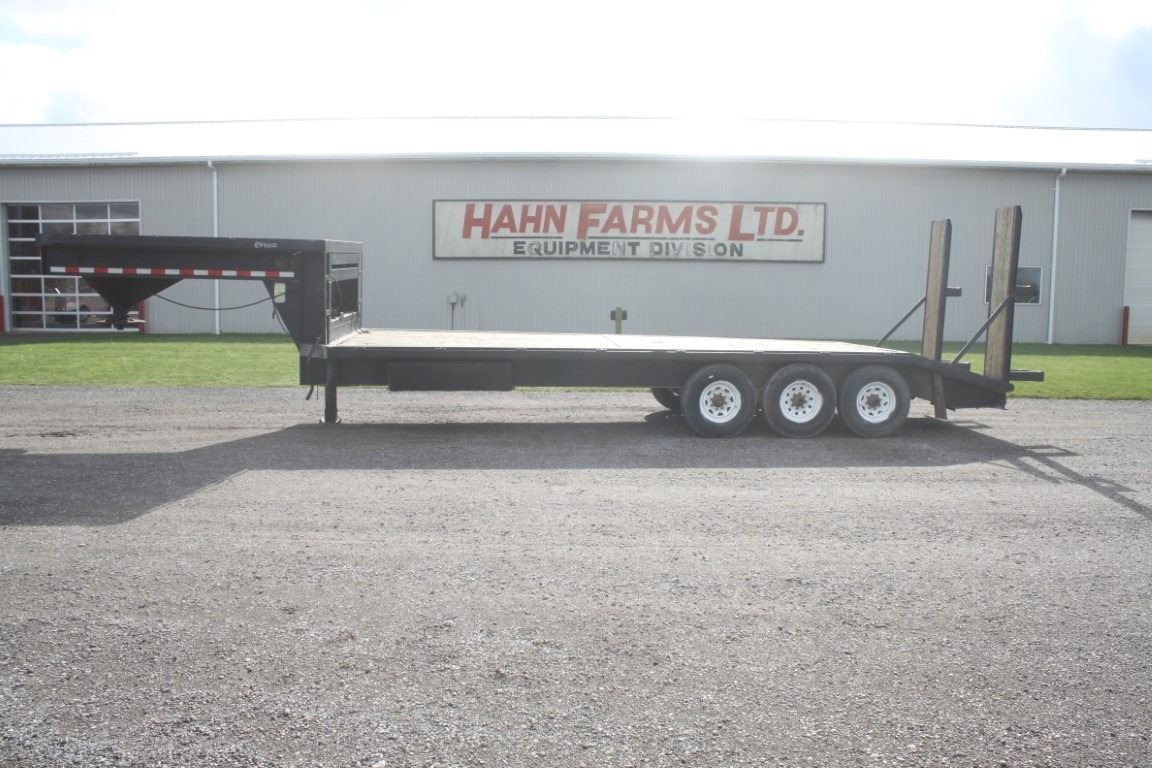 B & B fifth wheel gooseneck flatbed trailer, triaxle, 34' main deck ...
