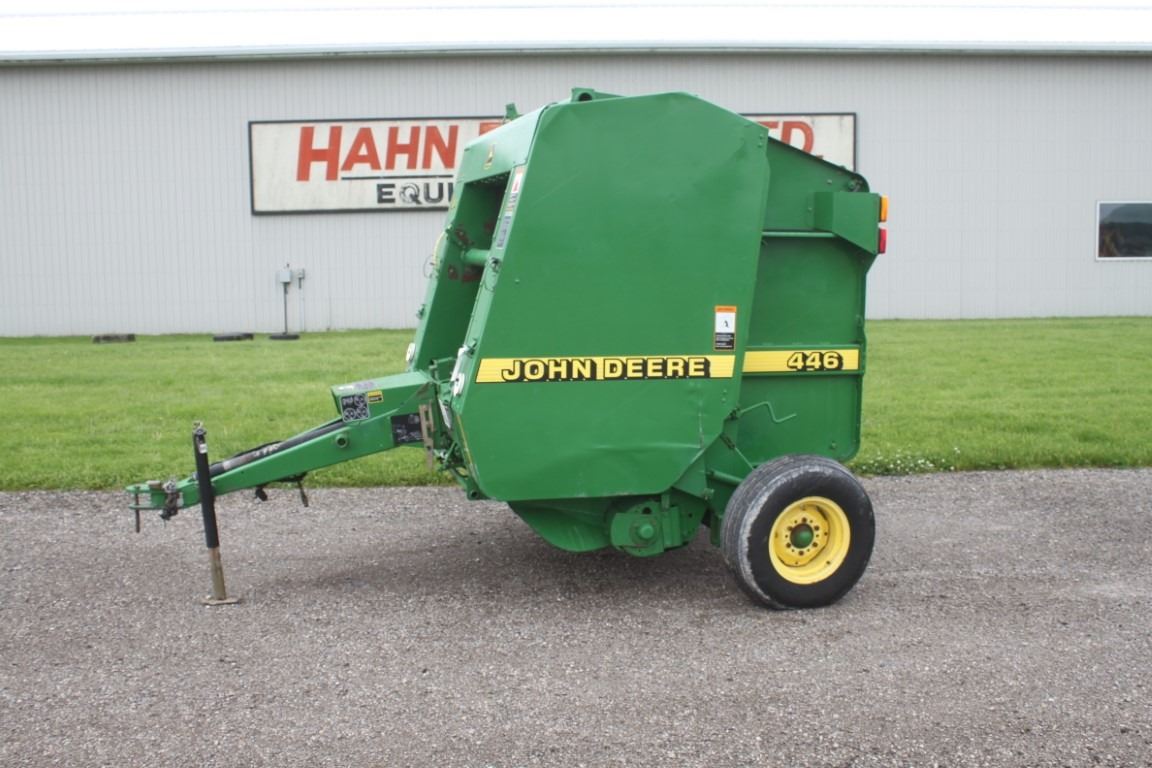 JD 446 4x4 round baler, electric tie, ramp, local unit