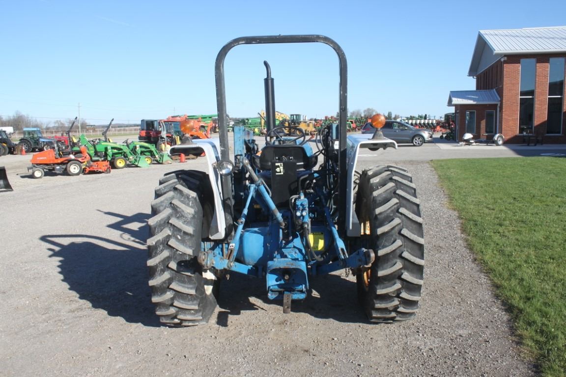 Ford 3930 4wd tractor, loader, 5600 hours