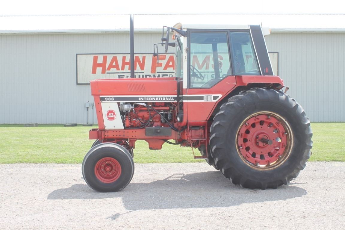IH 986 2wd tractor, Red Power, showing 2348 hours