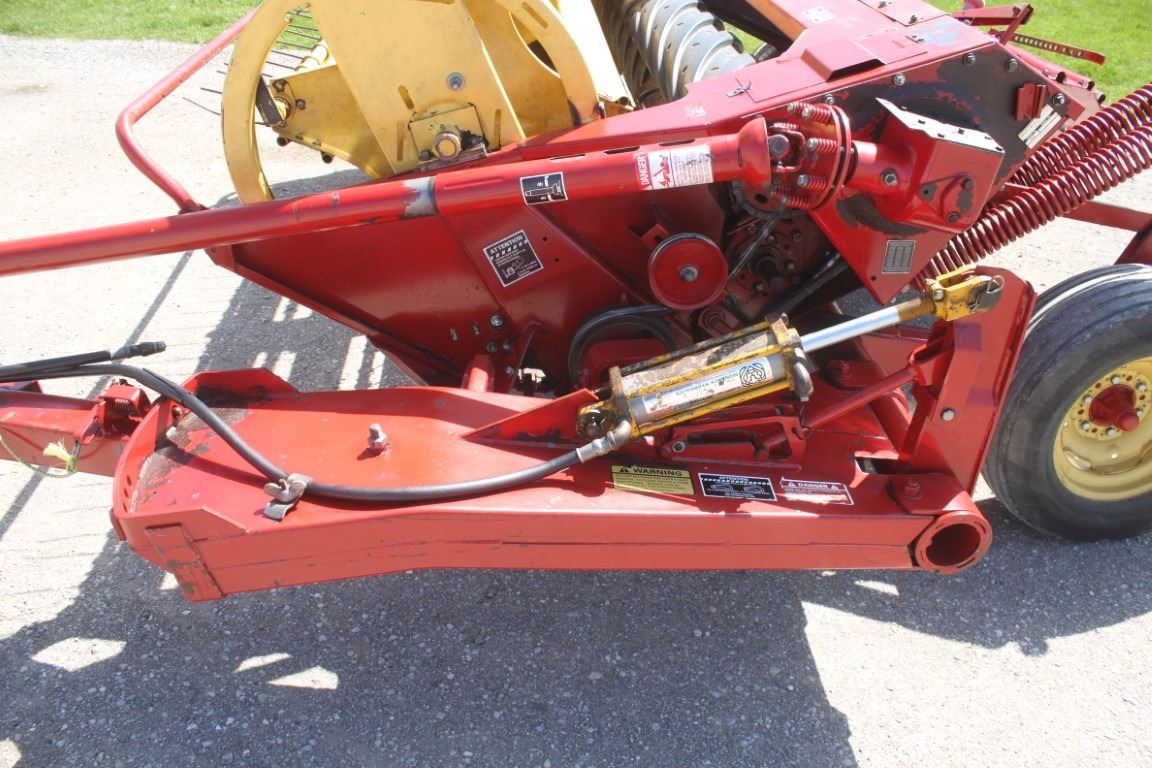 New Holland 488 9' haybine, conditioning rolls