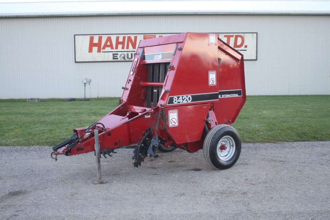 CIH 8420 4x4 round baler, New crowder wheels, electric tie
