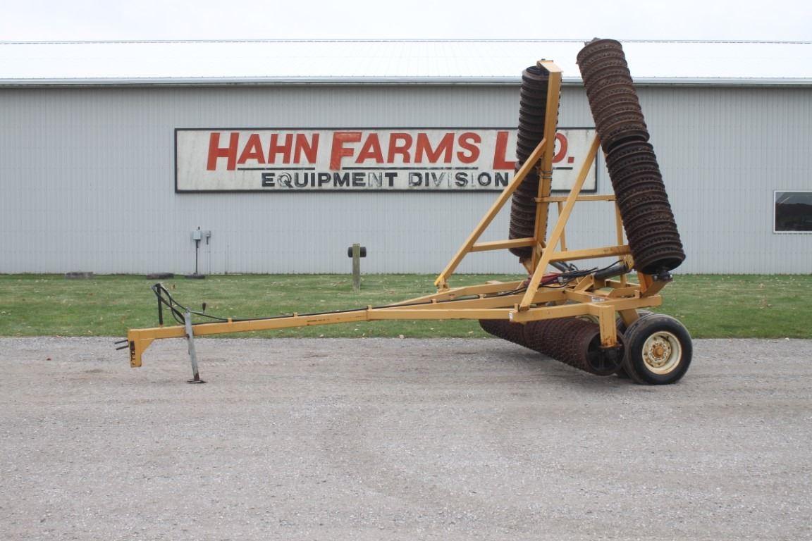 Krantz 25' hydraulic folding packer, low acres, retiring farmer