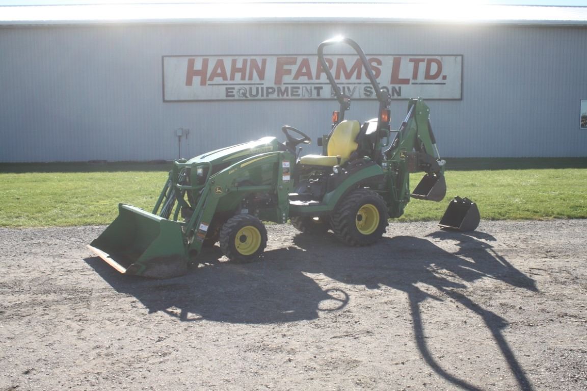 JD 1025R 4wd compact tractor, 120R loader, 260B backhoe attachment with ...