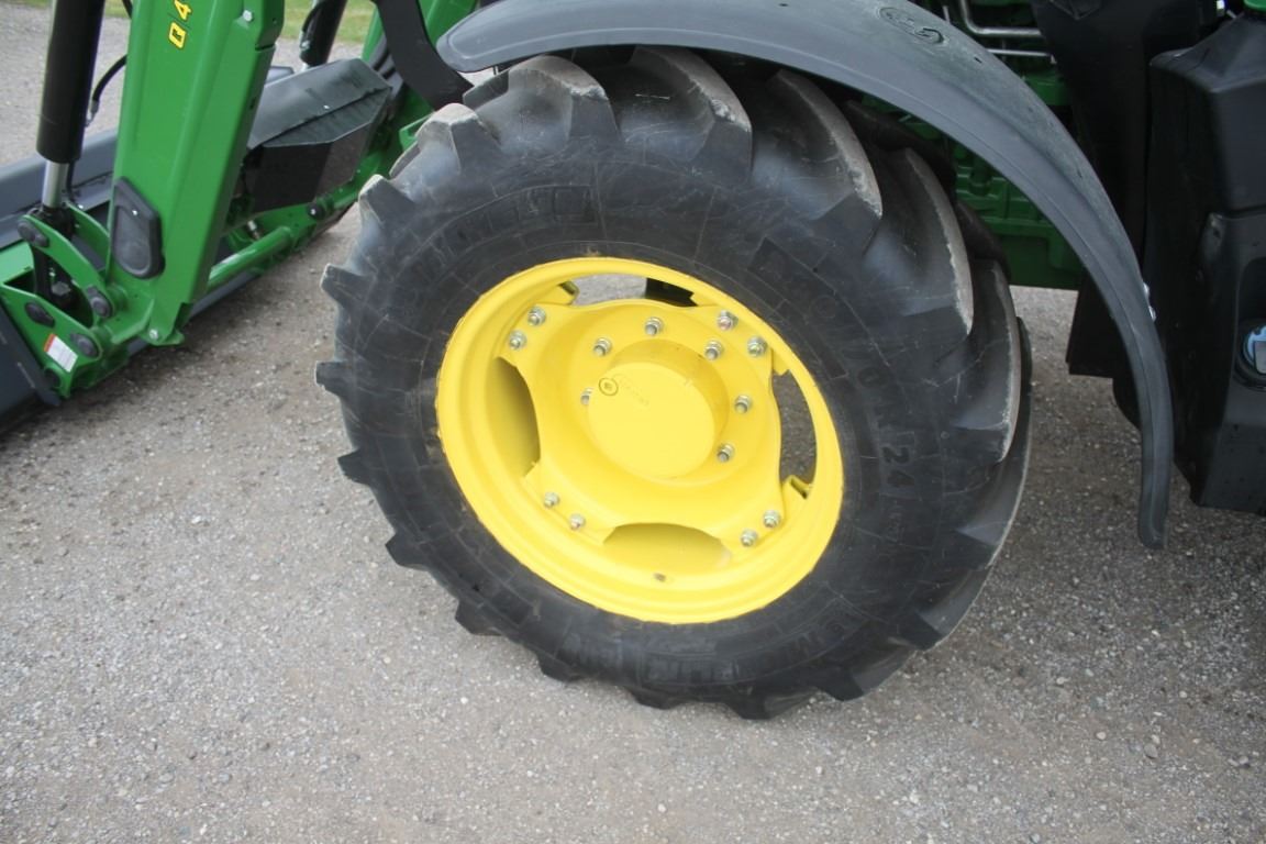 JD 5090R 4wd tractor, cab, air, Q4S self-leveling loader, only 917 hours