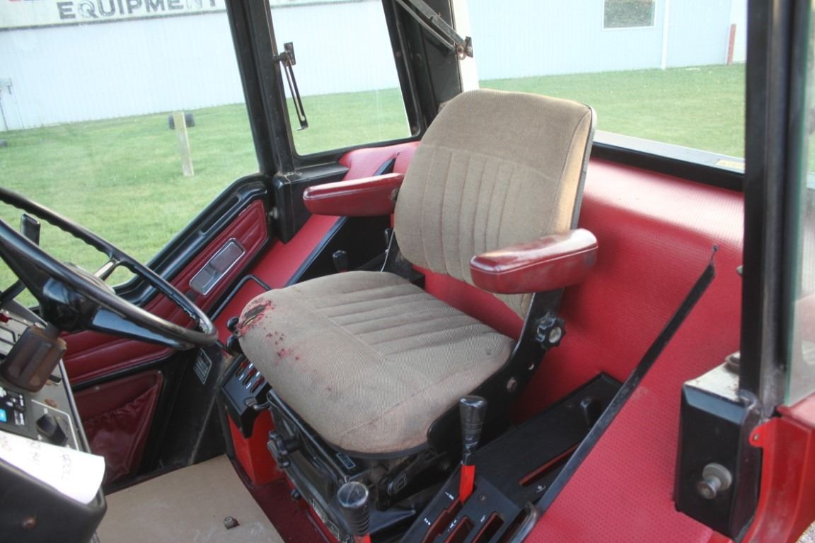 IH 1086 2wd tractor, cab, air, Red Power, 3806 hours