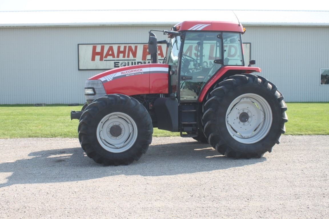 McCormick MC 120 4wd tractor, cab, air, Powershift, 2576 hours