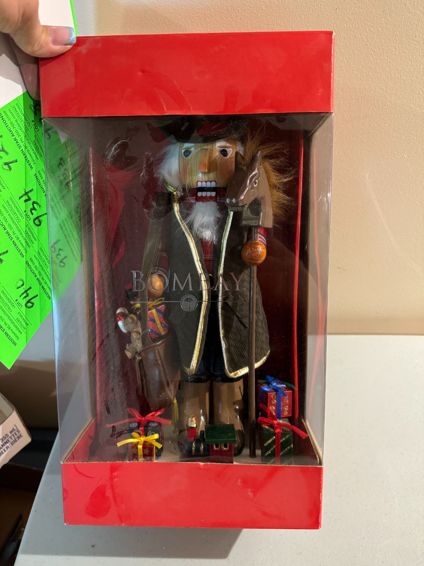 Bombay nutcracker
