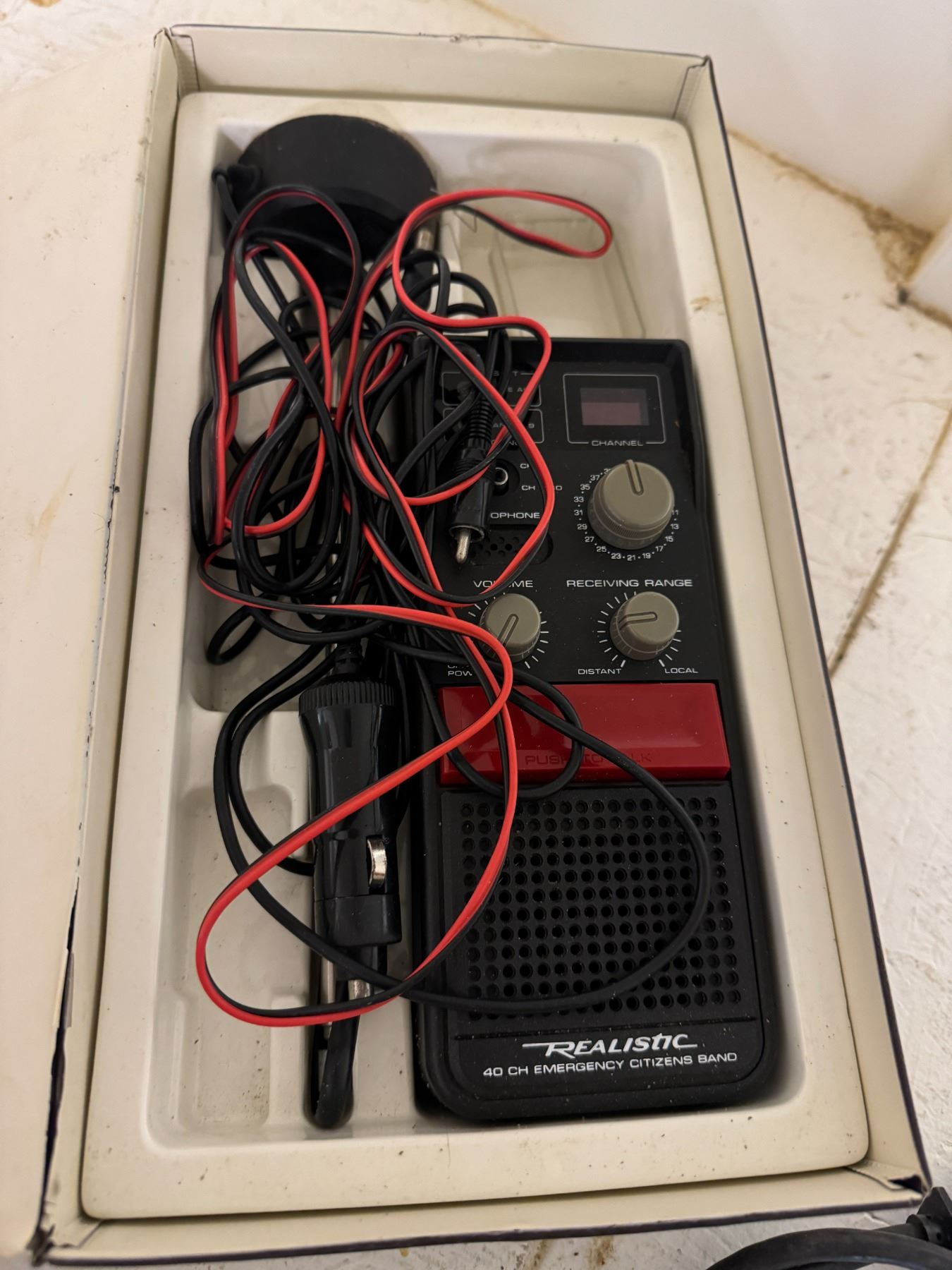 Realistic 40 channel emergency citizen band