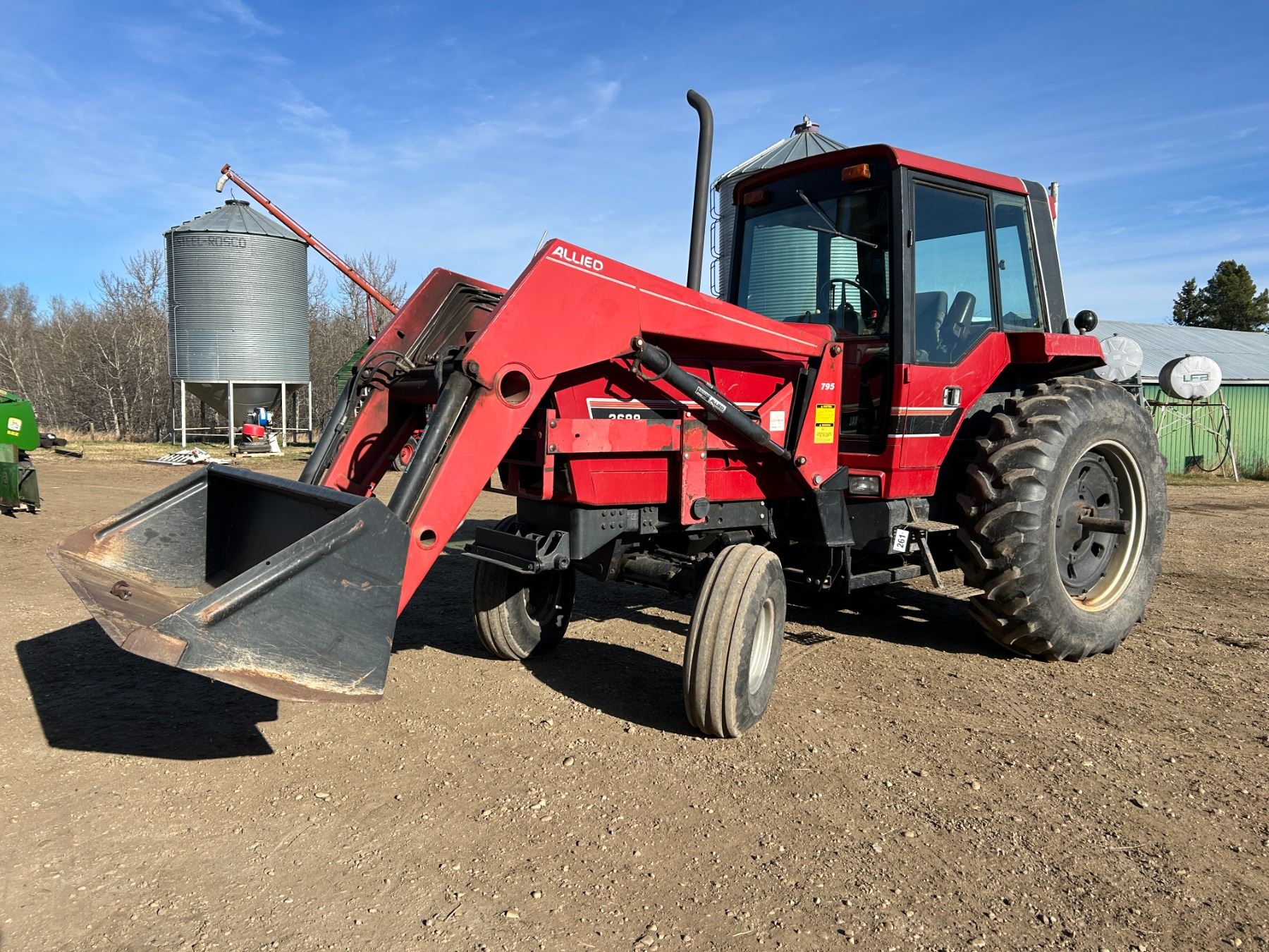 IHC 3688, approx. 114 Hp Tractor, showing 5210 hrs., triple hyd.,540/ ...