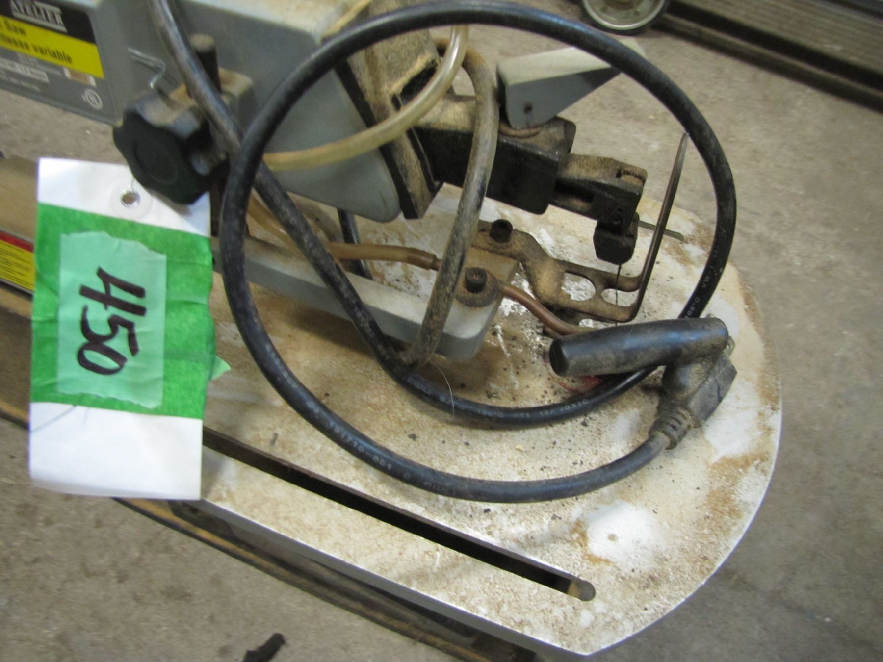 trademaster 16 inch variable speed scroll saw