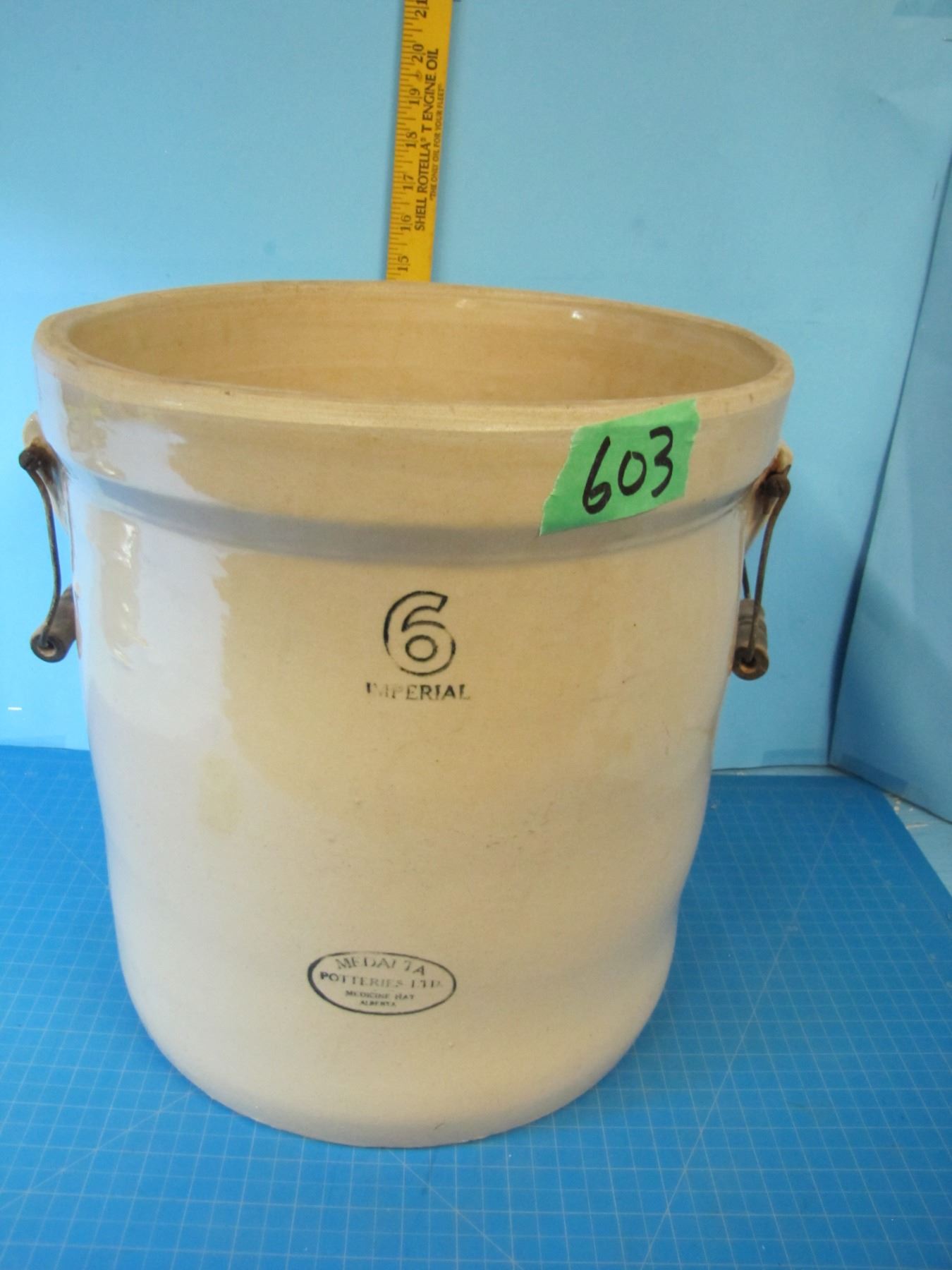 medalta 6 gallon crock