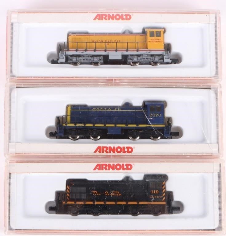 ARNOLD N SCALE M1:160 RAILROAD MODELS - (3)