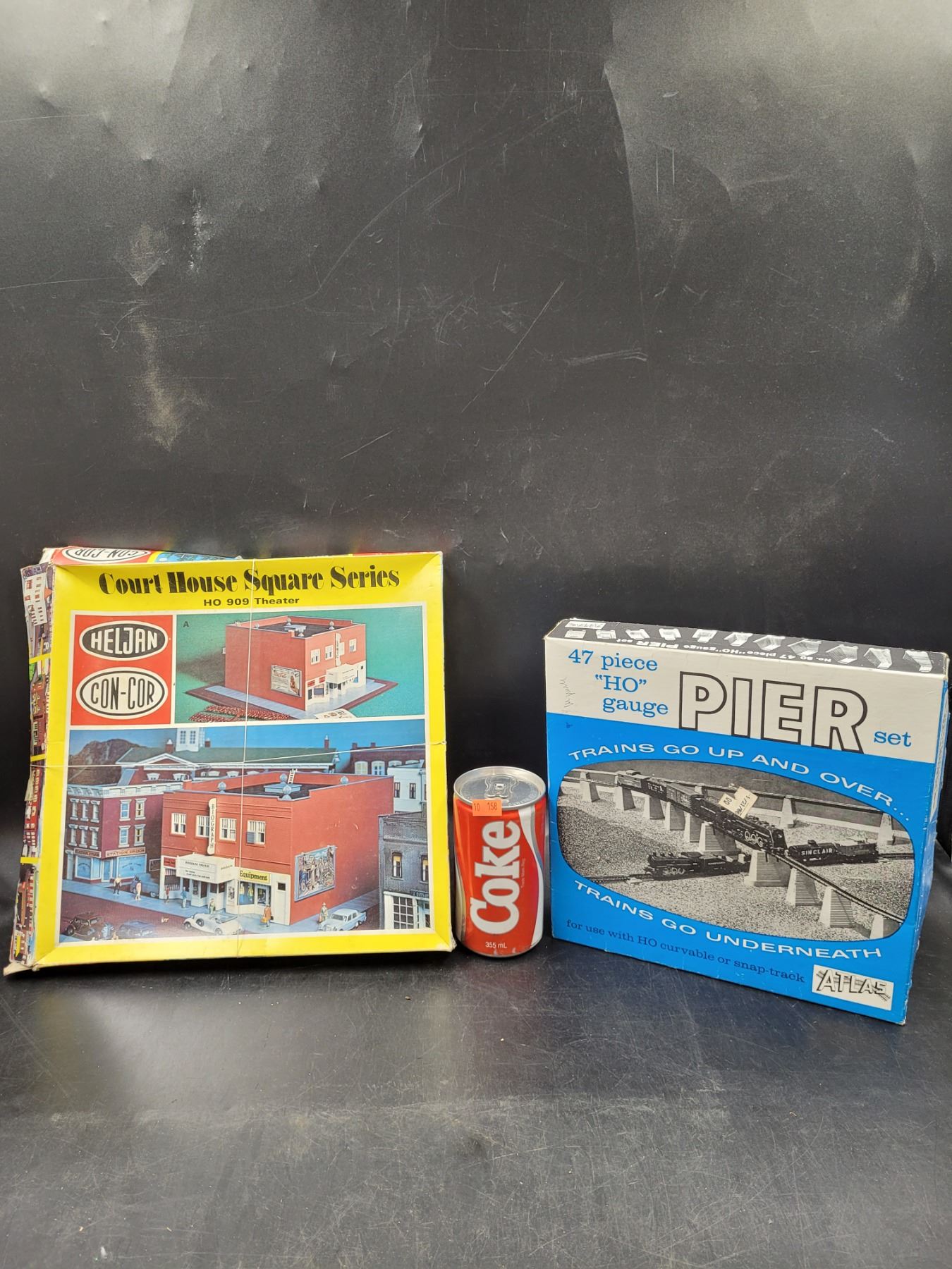 Model Railroad HO Court House & Pier