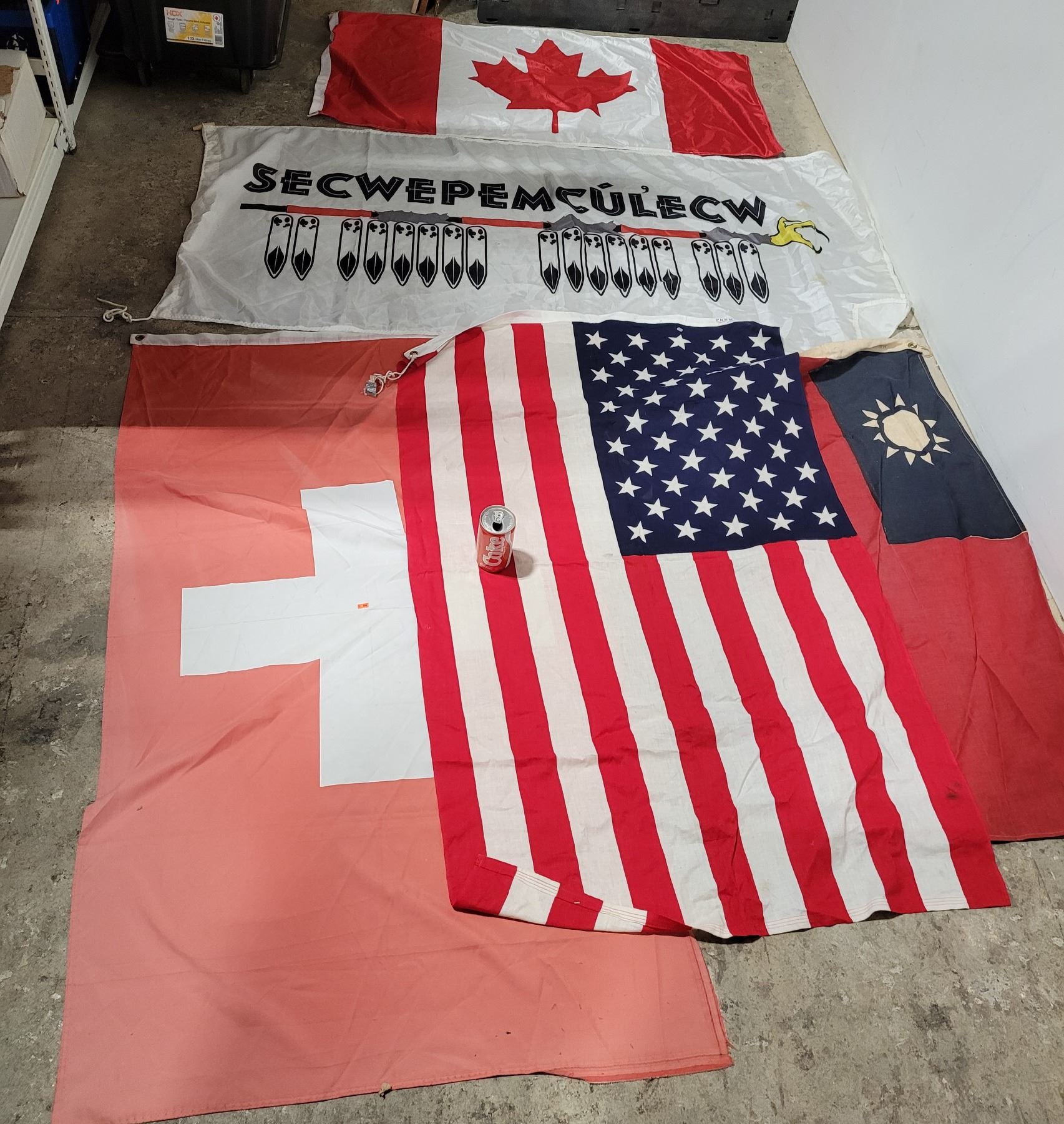 Flag Lot w/American Flag