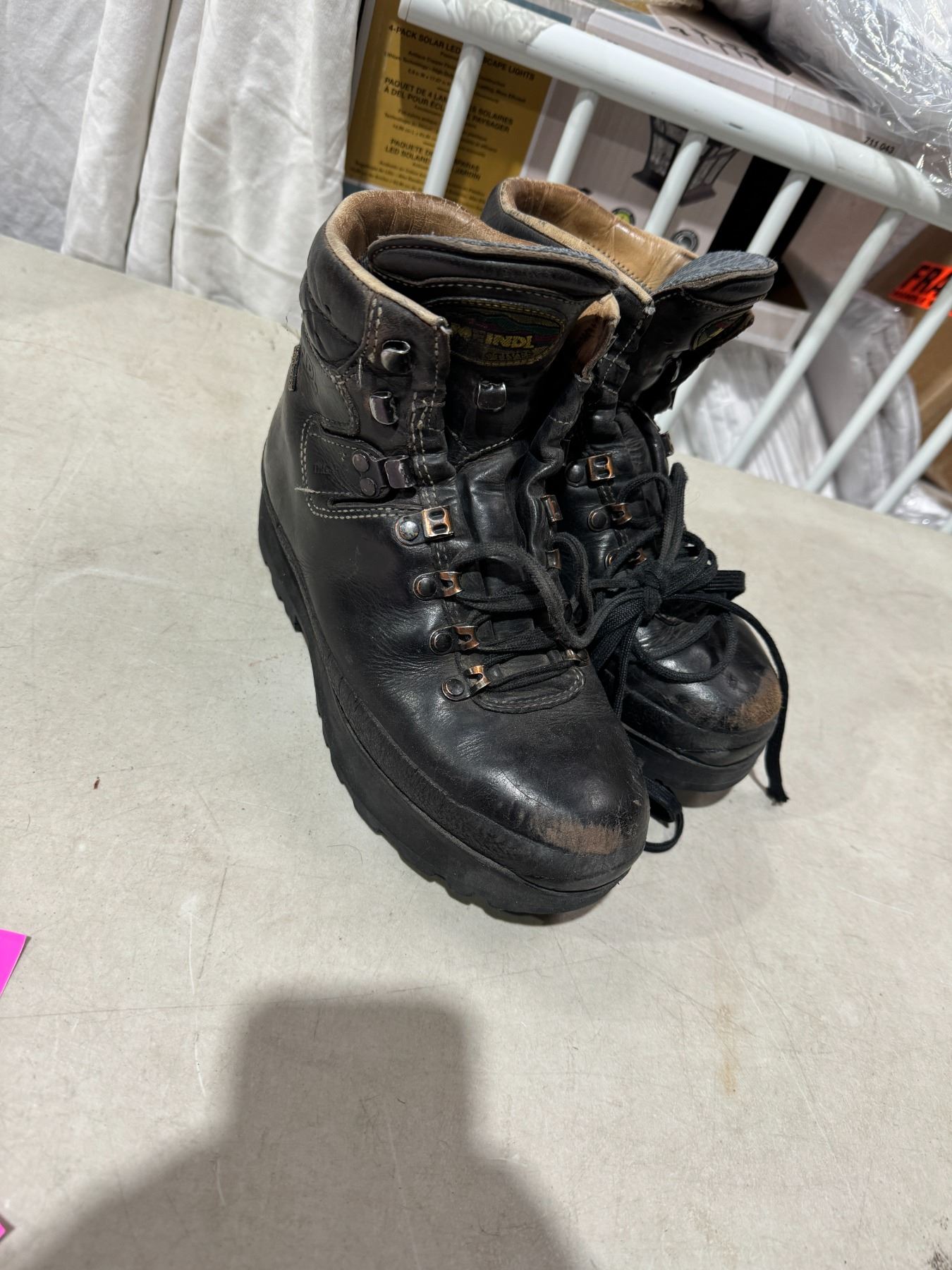 Mei dl Gore-Tex boots size women's seven-ish