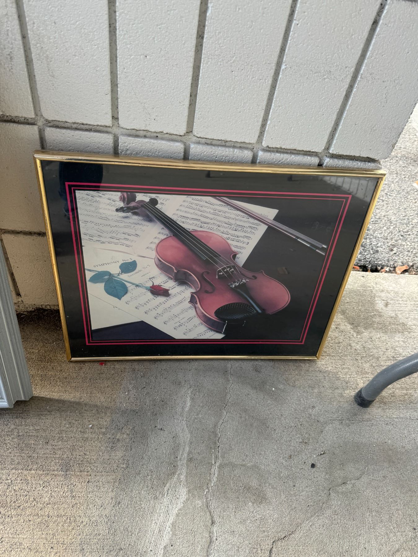 Violin wall hanging