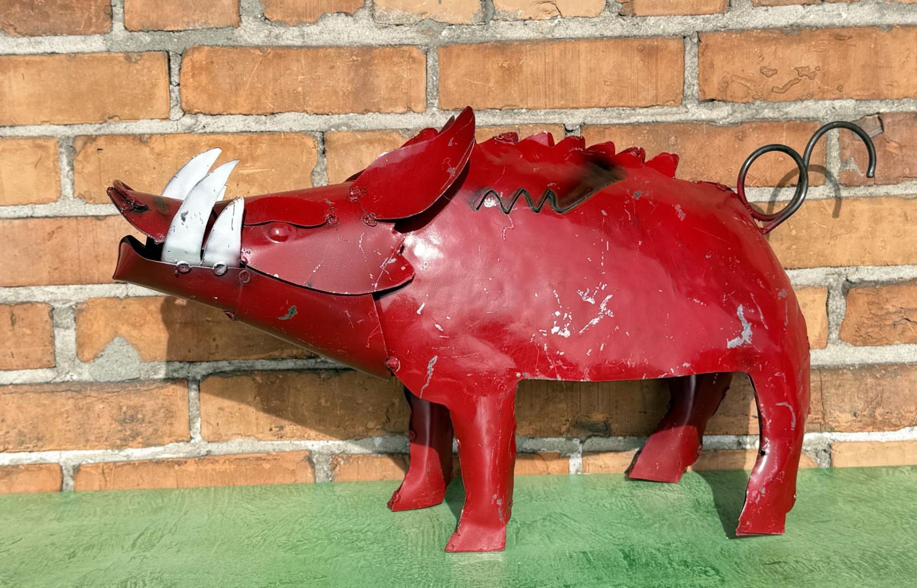 Decorative Tin Metal Garden Razorback Hawg
