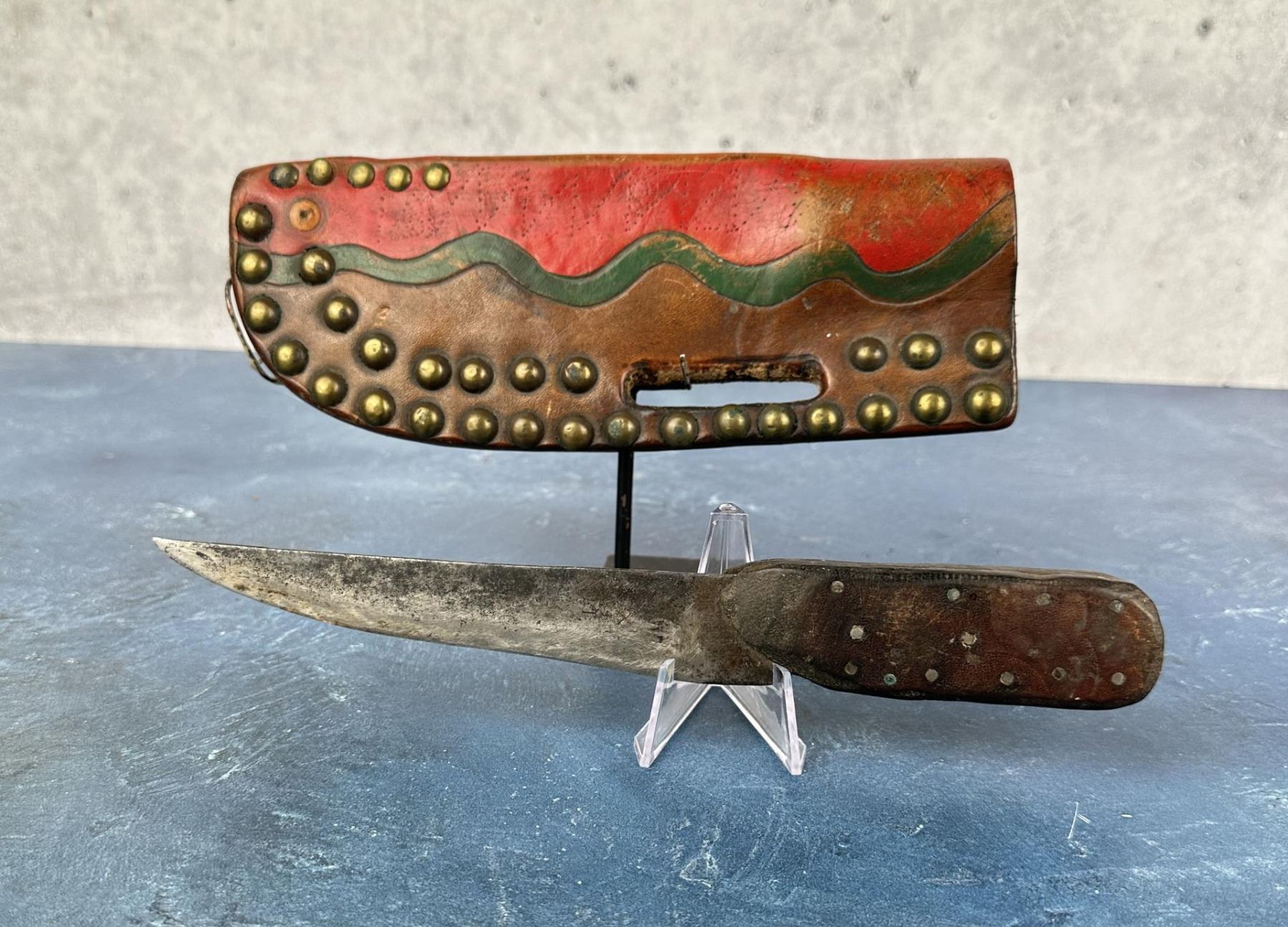 Antique Blackfoot Native American Indian Knife