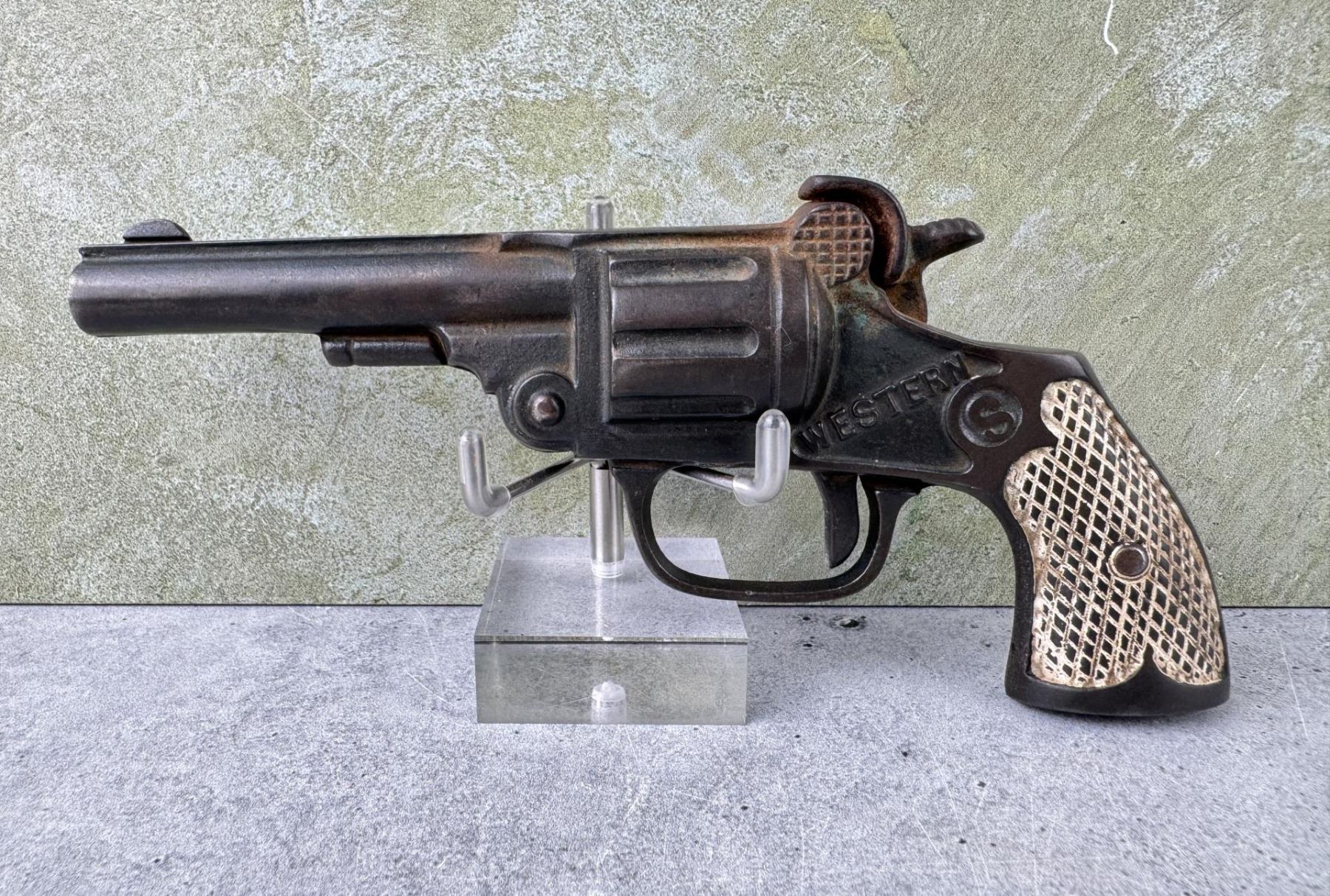 Cast Iron Western Cap Pistol Gun