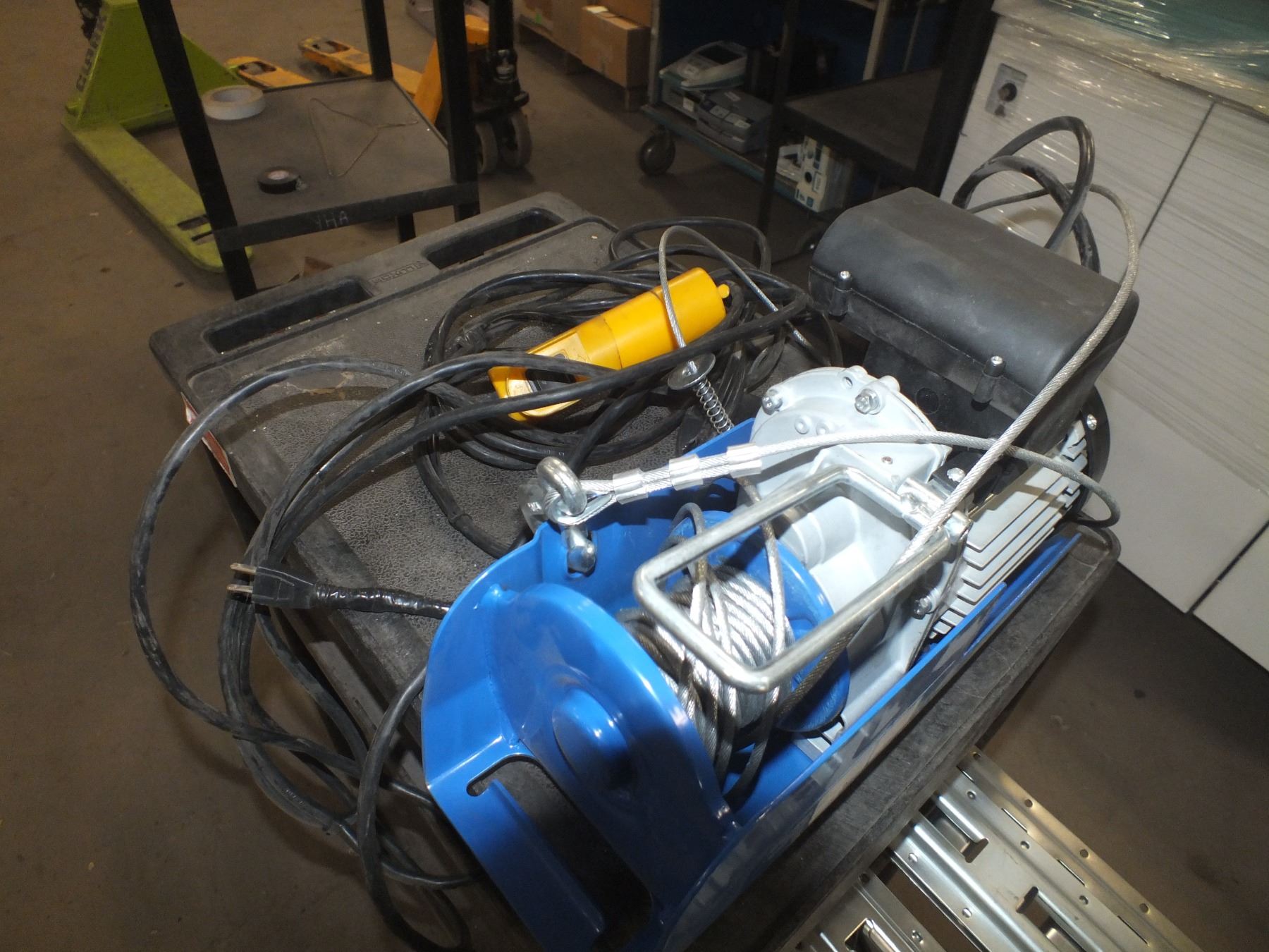 Powerfist 1320lbs Electric Hoist