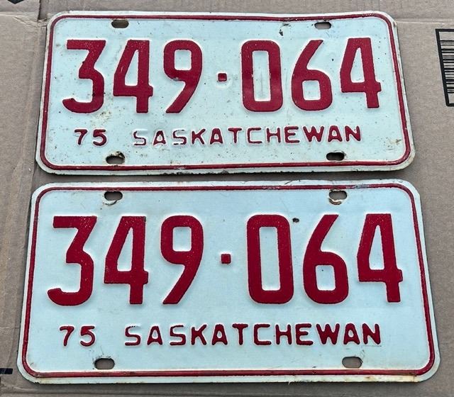 1975 Pair of Saskatchewan License Plates - Schmalz Auctions