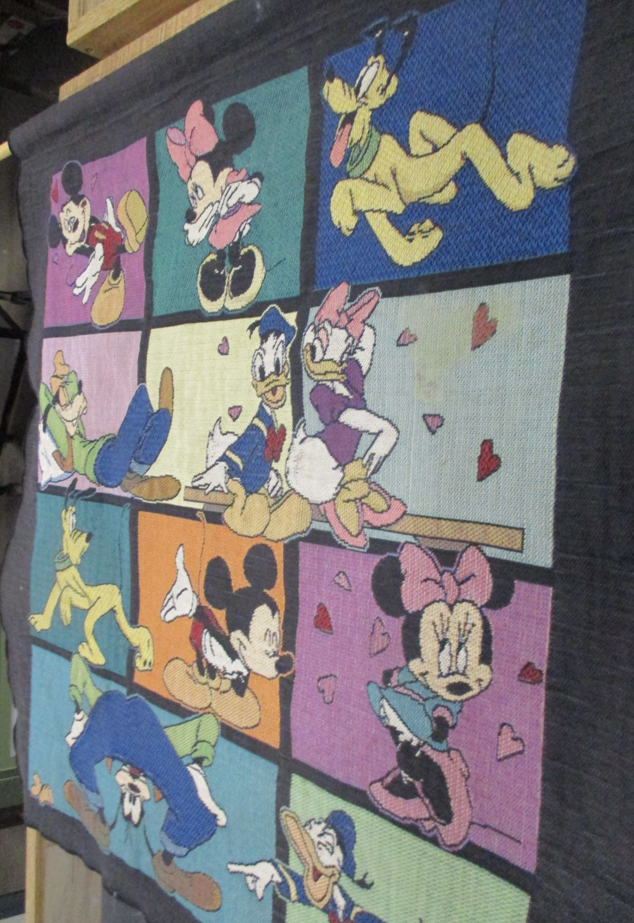 COLLECTABLE: DISNEY CARTOON WALL HANGING