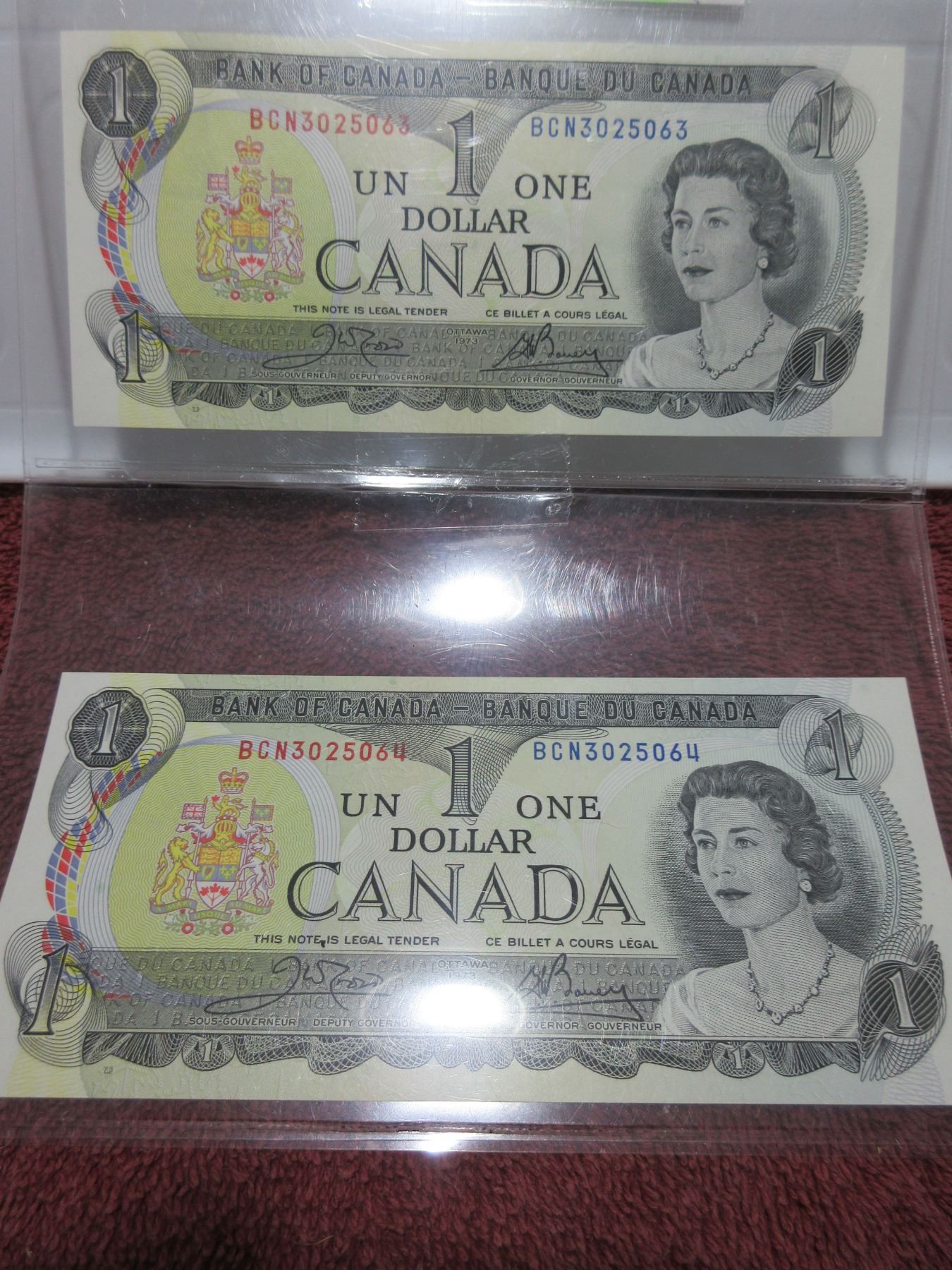1973 CANADA $1 BILLS (SEQUENTIAL SERIAL NUMBERS)