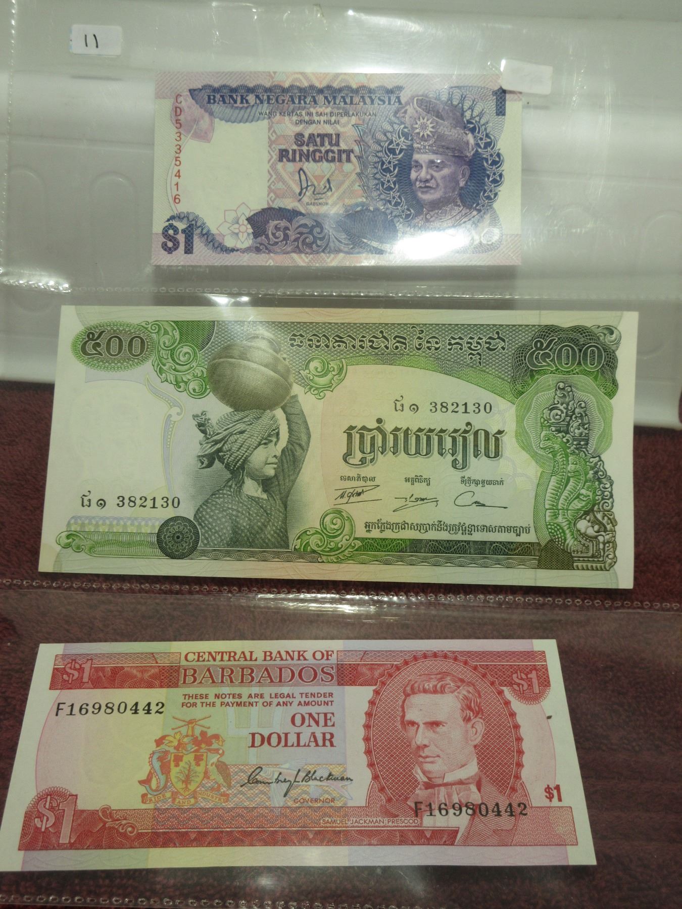 STOCK SHEET OF COLLECTABLE WORLD BANK NOTES