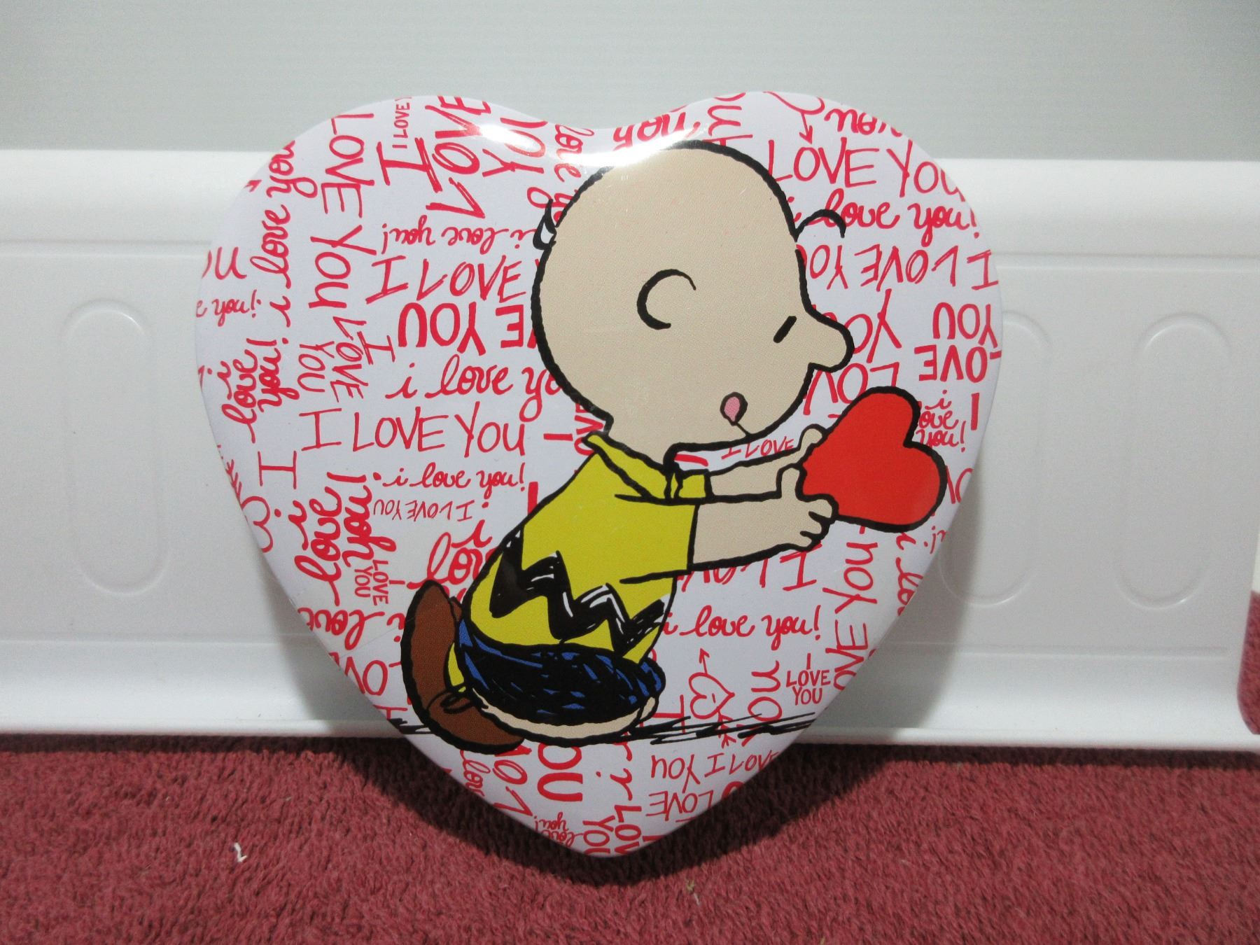 NEW: CHARLIE BROWN COOKIE TIN & HEART SHAPED SUGAR COOKIE (42G)