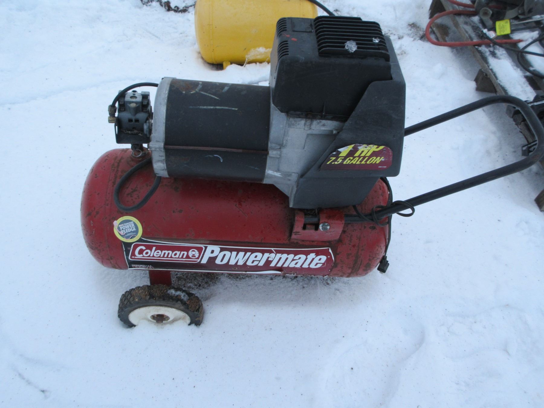 ESTATE: COLEMAN POWERMATE 7.5 GAL AIR COMPRESSOR