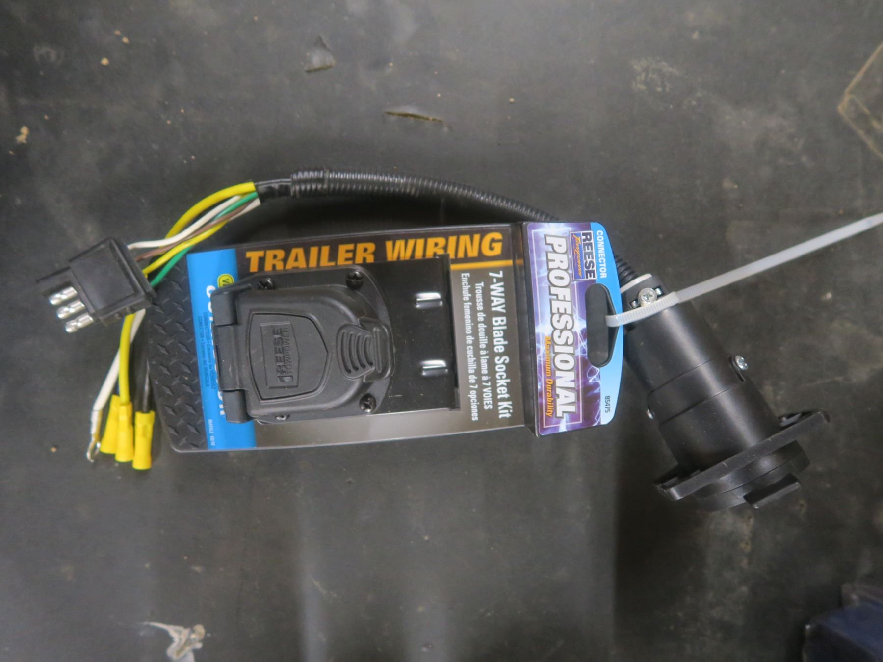 7 way blade socket kit - Schmalz Auctions