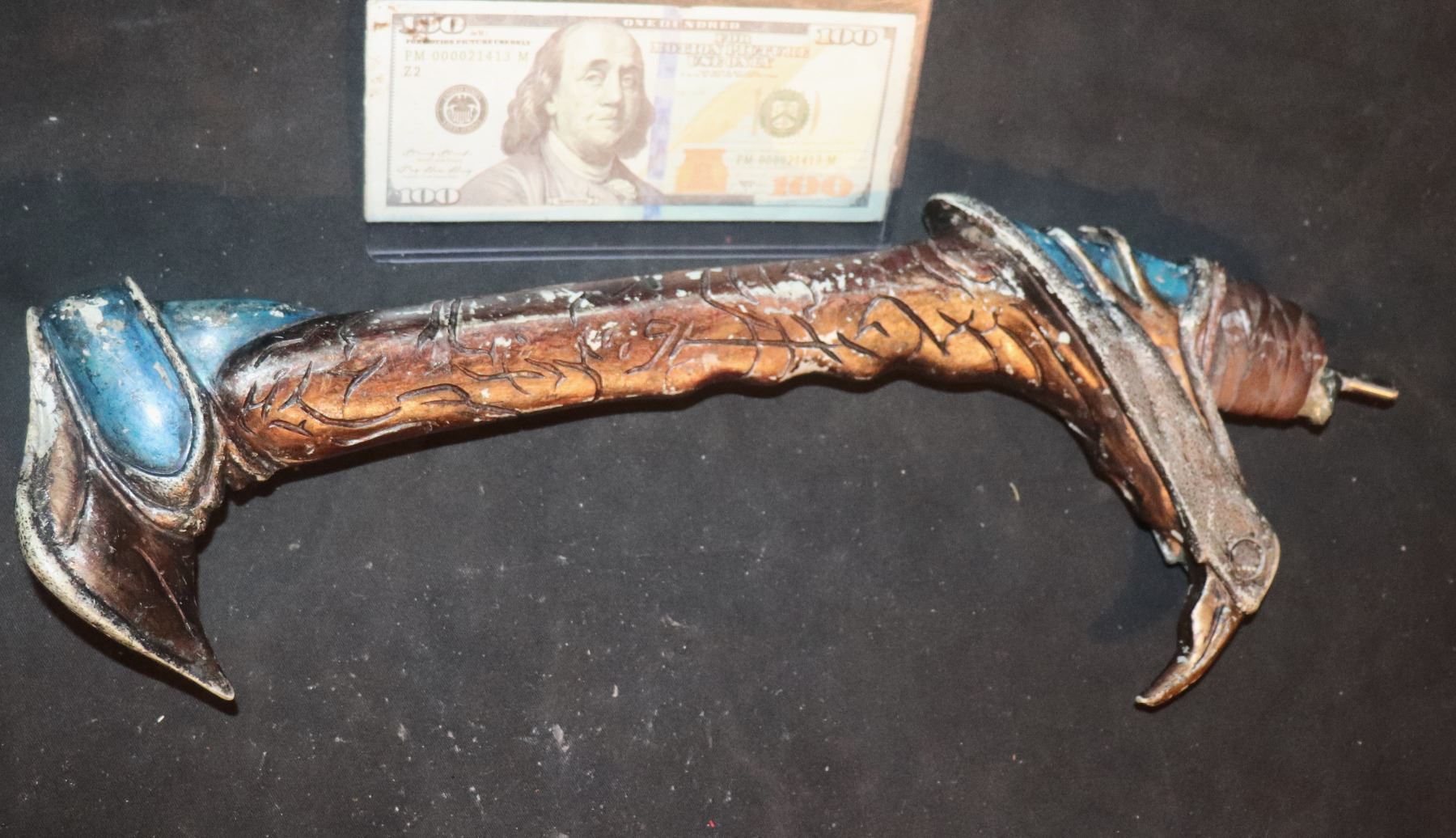 PREDATOR WHIP HANDLE BROKEN ON SET ALIEN WEAPON