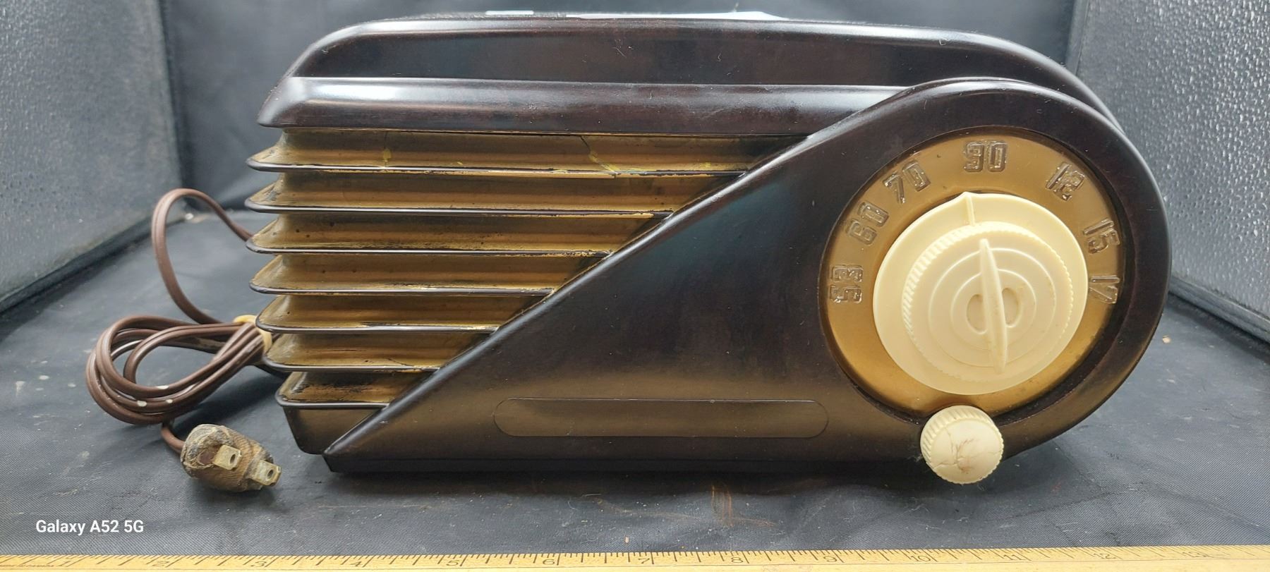 1953 Lifco Regal bullet model L 660 tube radio, tested