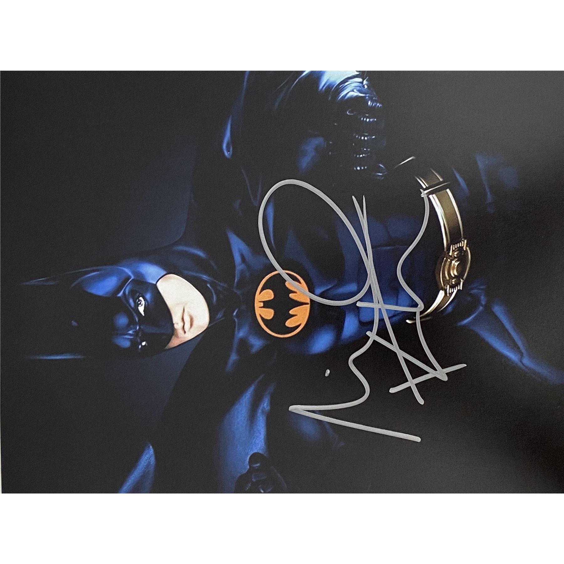 Batman Michael Keaton signed photo. GFA Authenticated