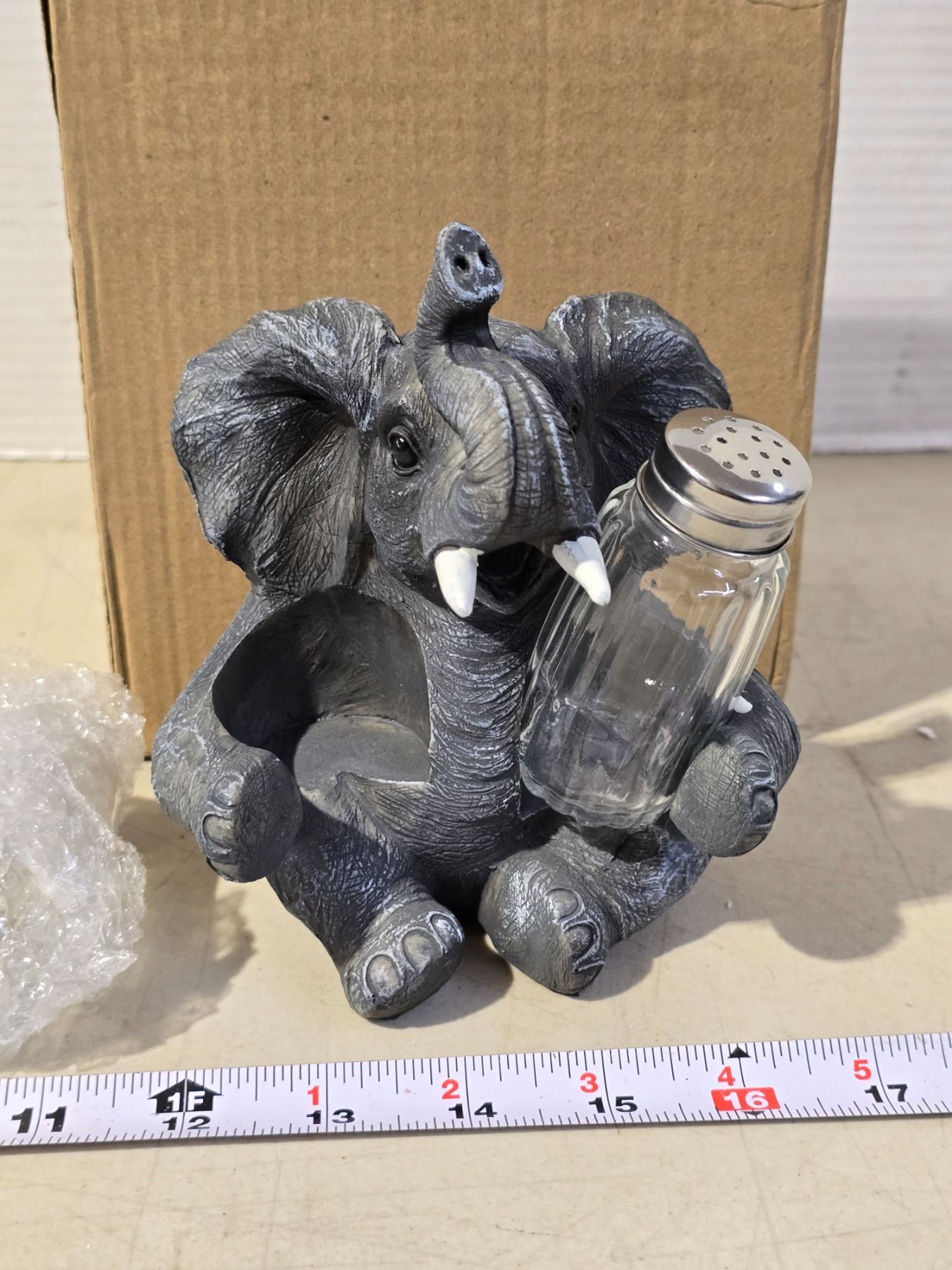 Elephant salt n pepper holder figurine, c/w salt n pepper shakers - new ...