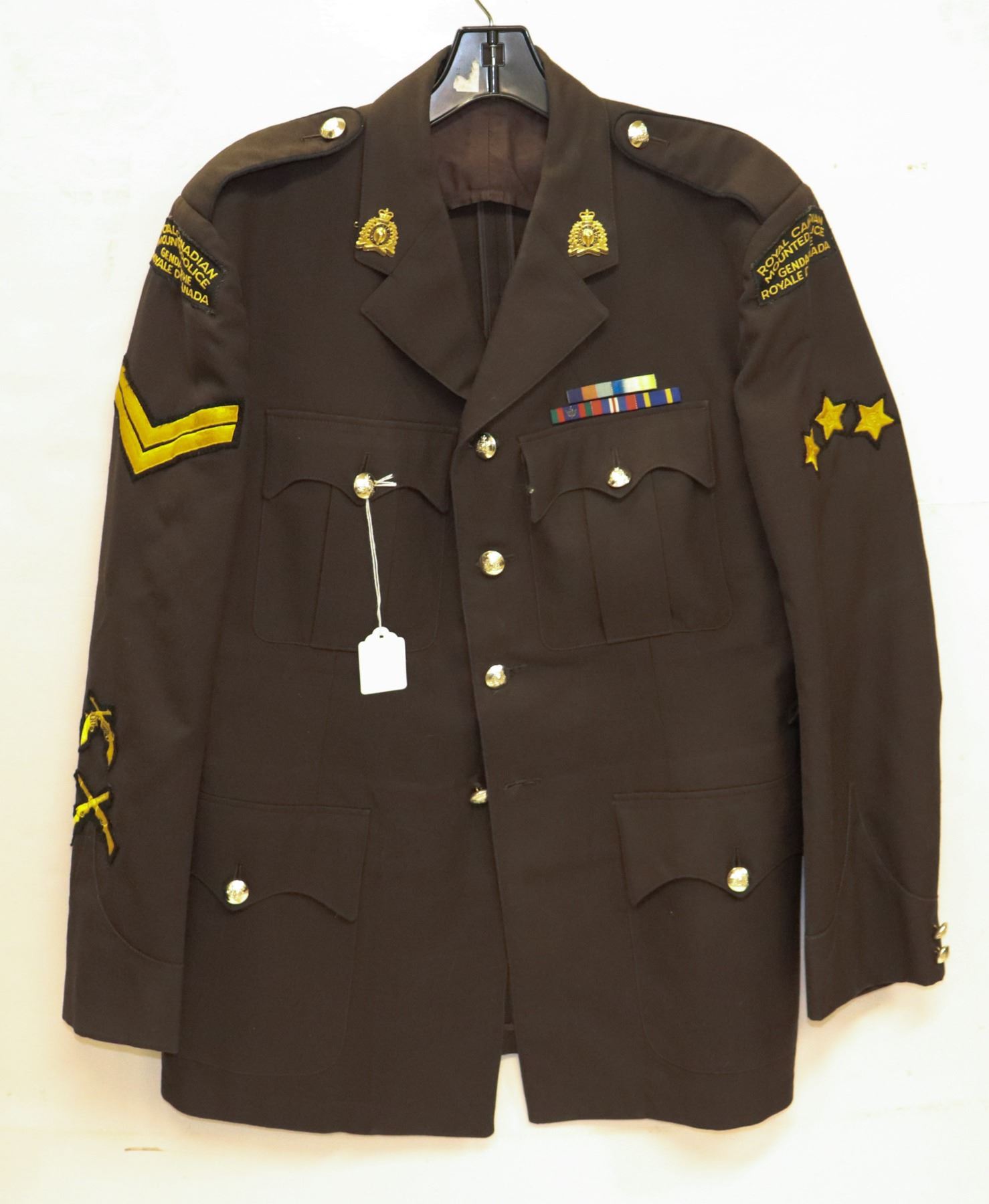 684 1968 Rcmp Brown Serge Uniform W Insignia