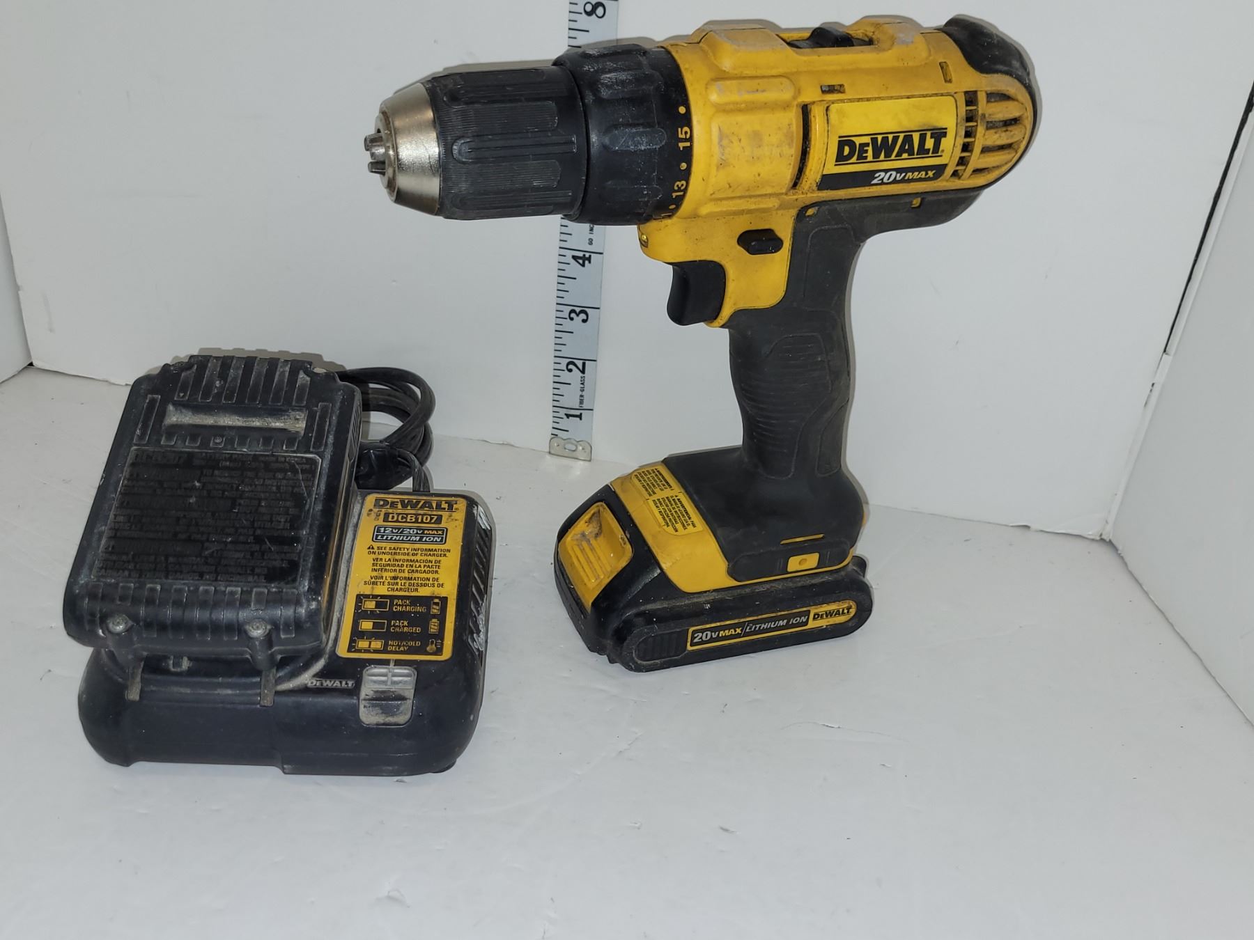 Dewalt 20V Drill, 2 Batteries & Charger