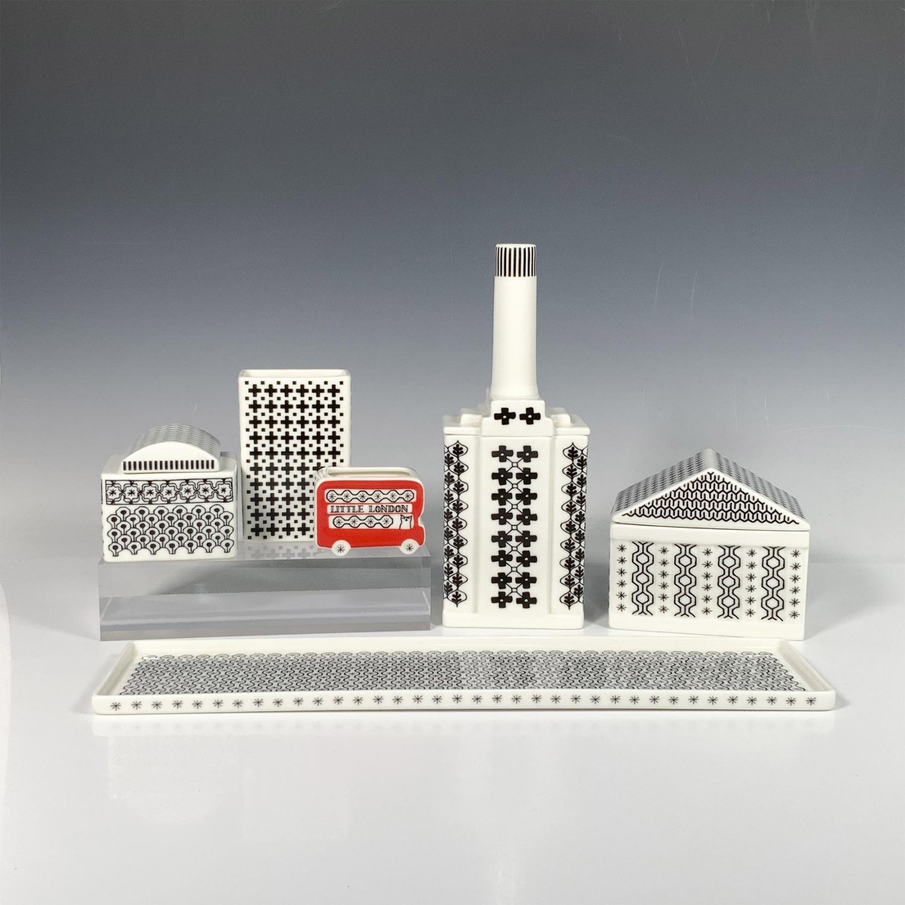 9pc Royal Doulton 200 Yrs Charlene Mullen Little London Set