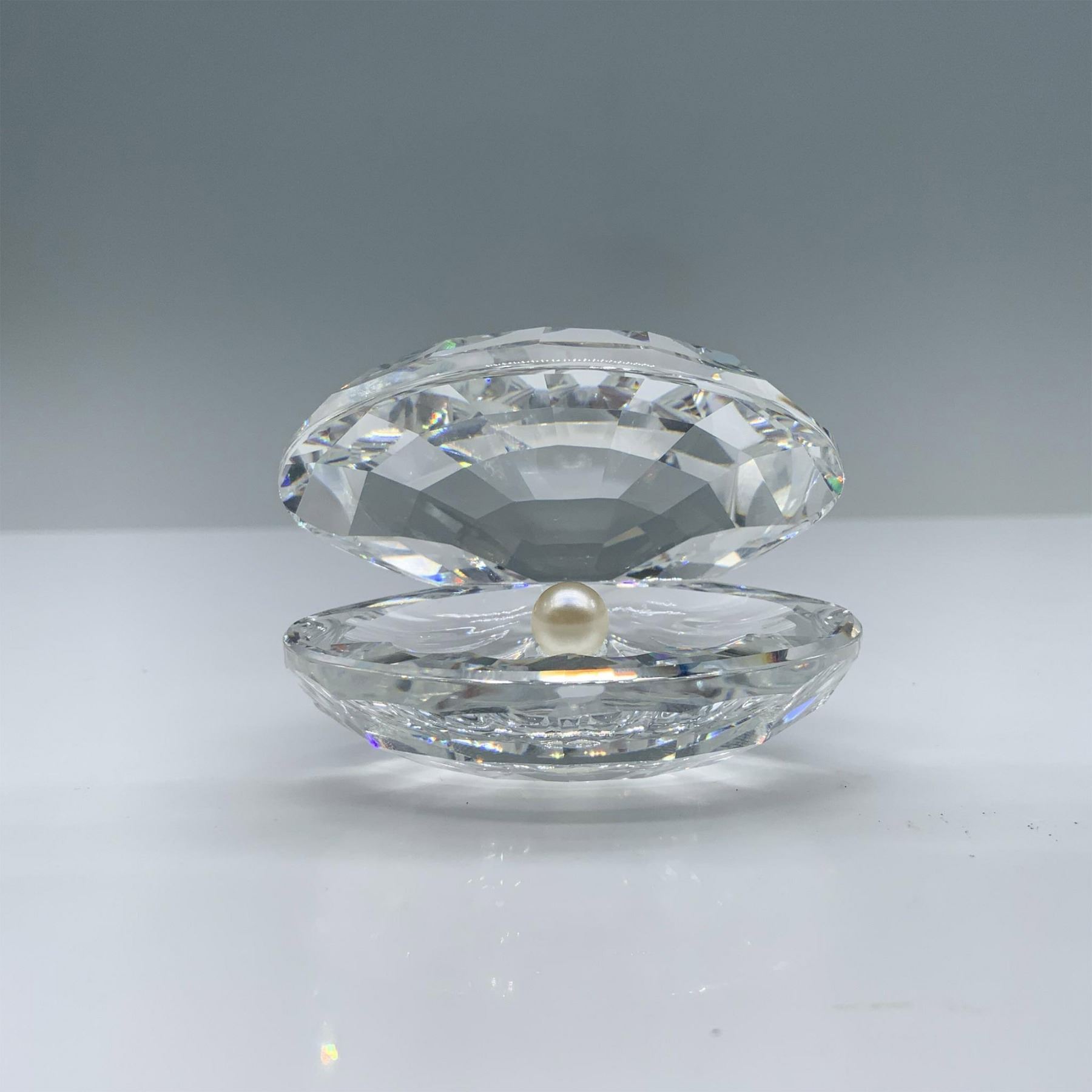 Swarovski Crystal Figurine, Shell with Pearl