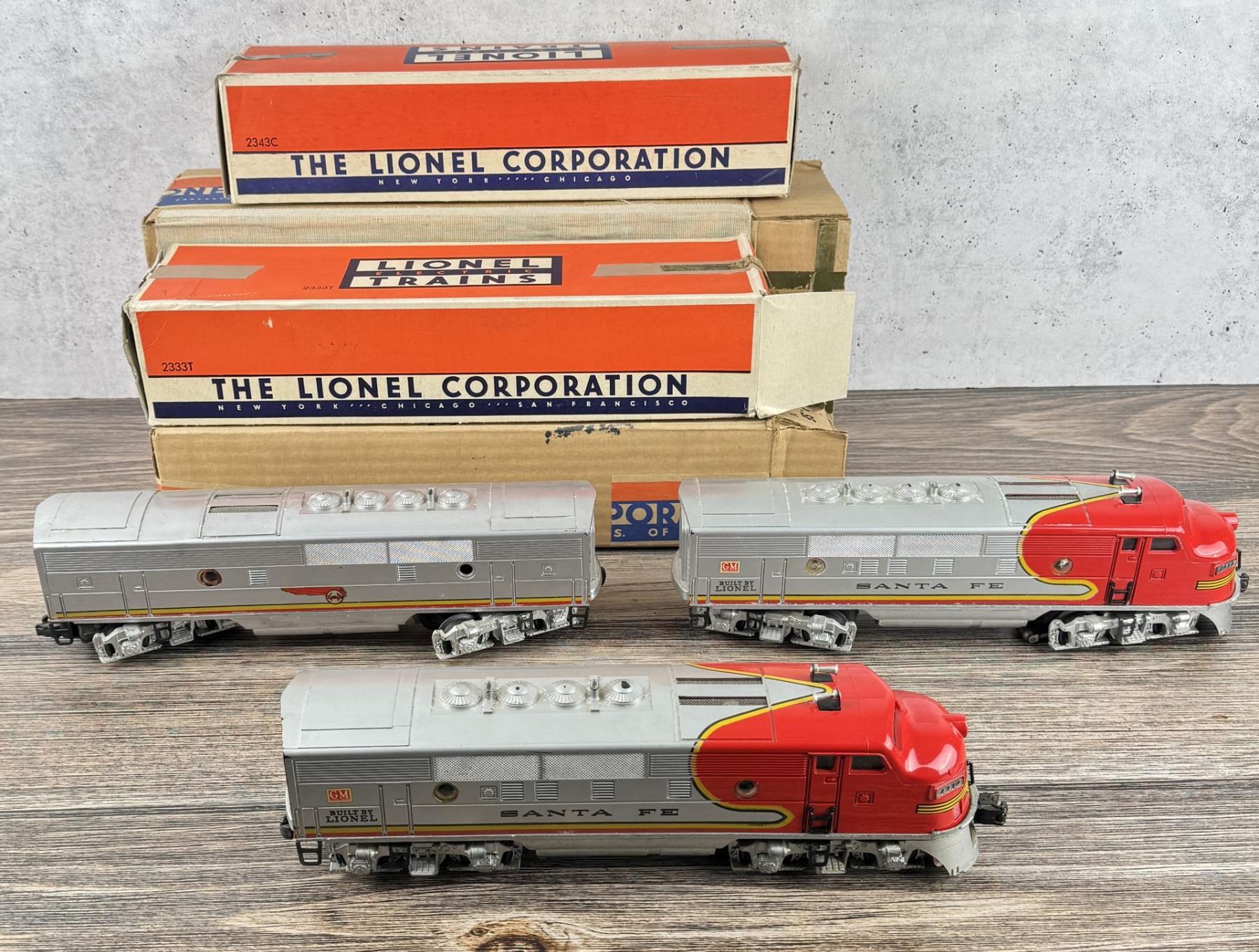 Lionel 2333 Santa Fe Diesel Locomotive Set