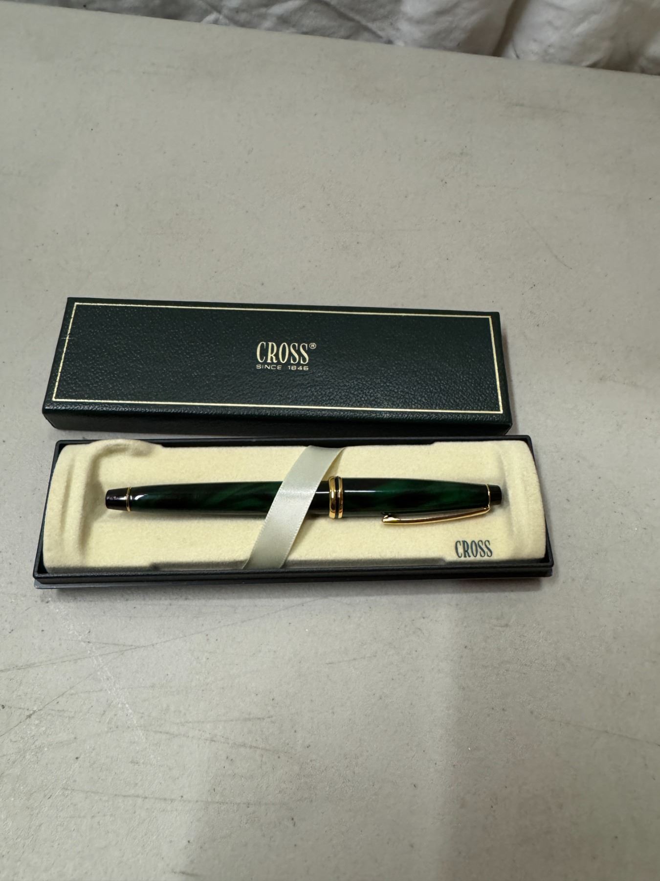 Cross fountain pen