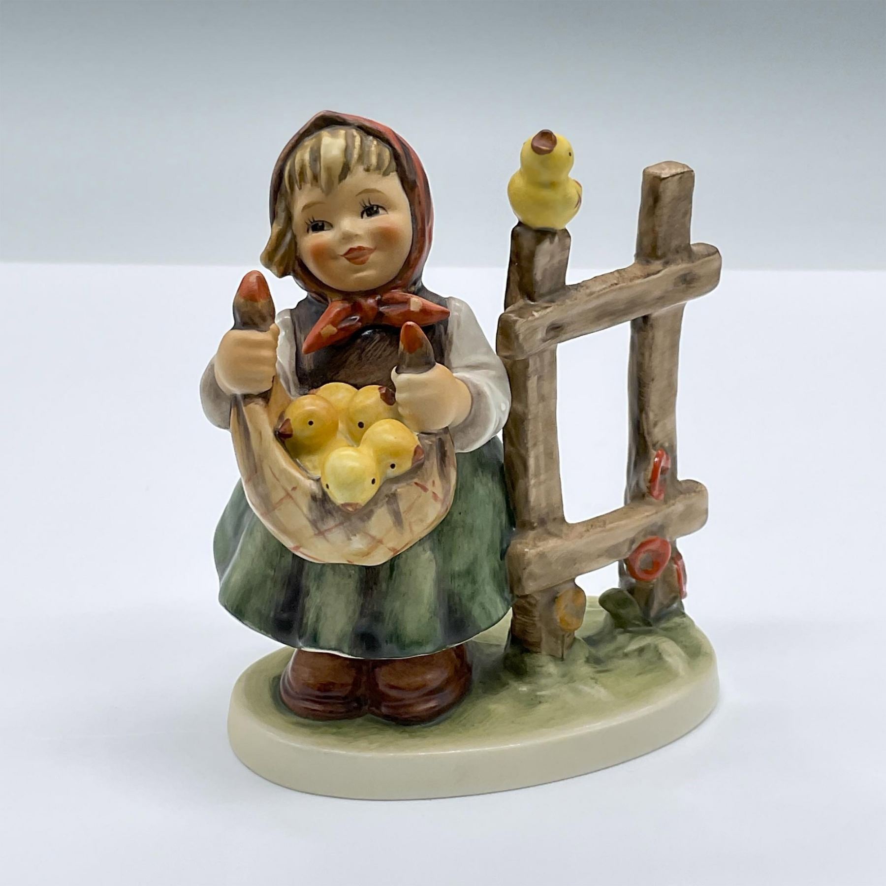 Goebel Hummel Figurine, Chicken Licken